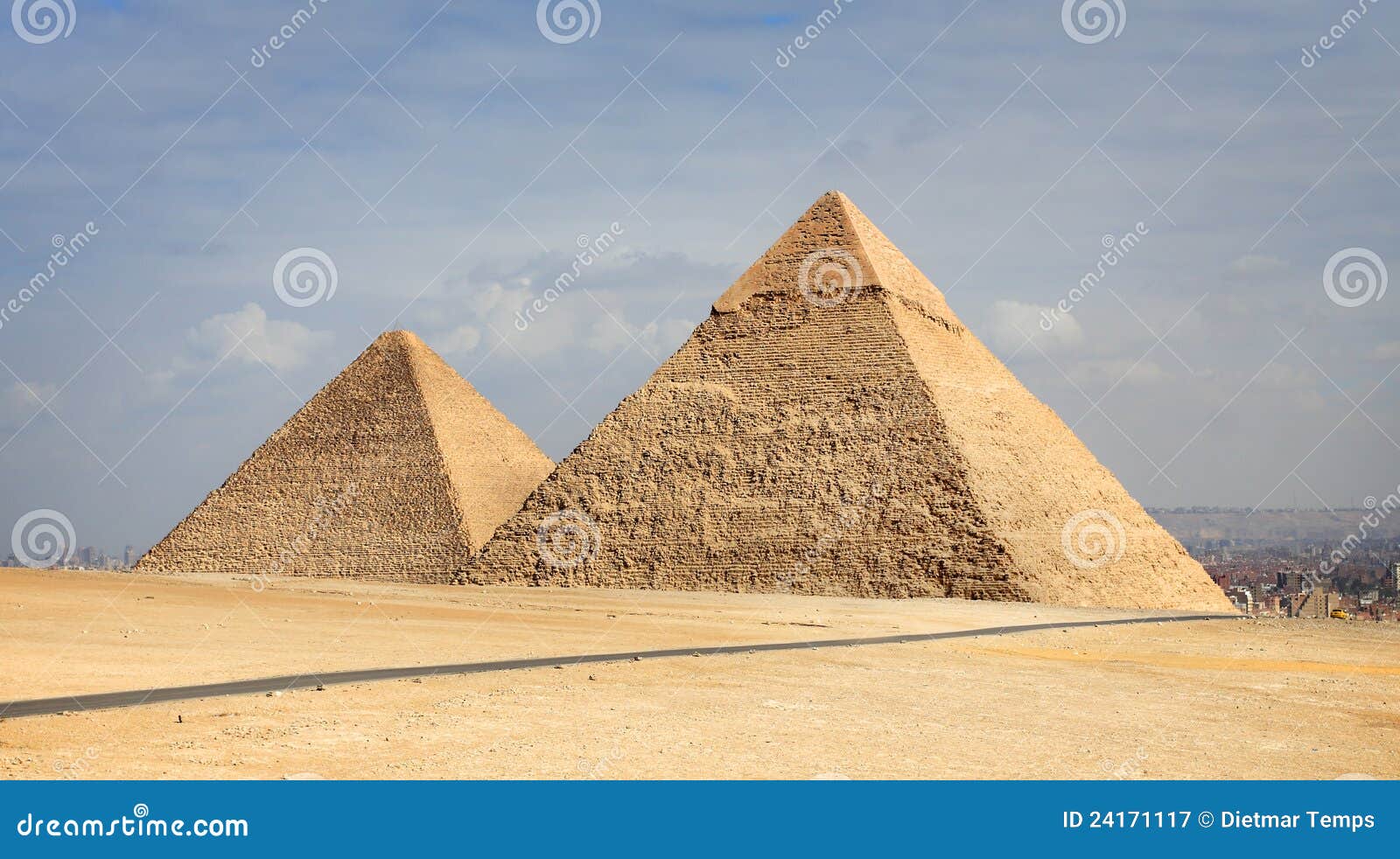 Giza stora pyramider fotografering för bildbyråer. Bild av kairo - 24171117