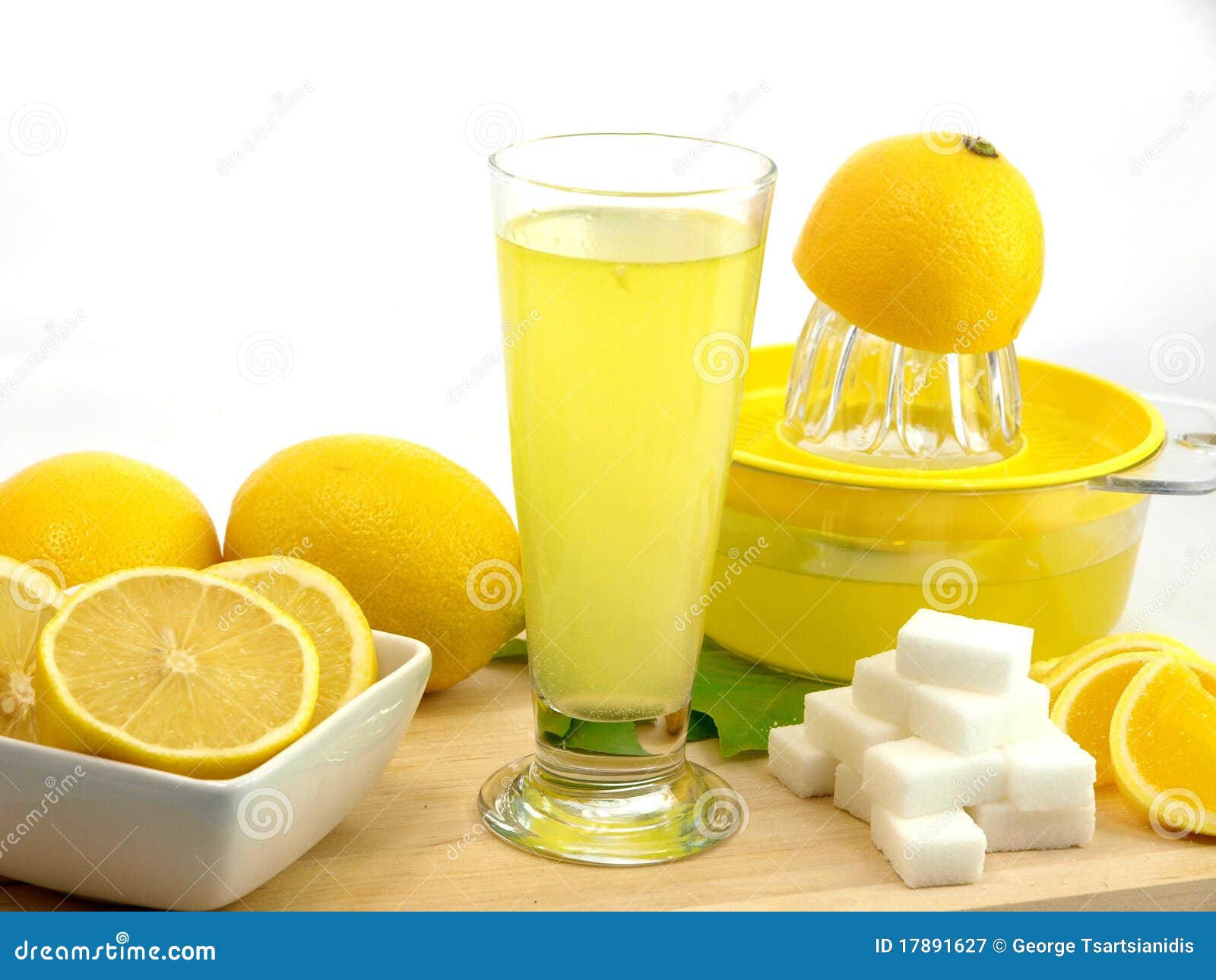 Glace D'un Jus De Citron Frais Image stock - Image du frais, sain: 17891627