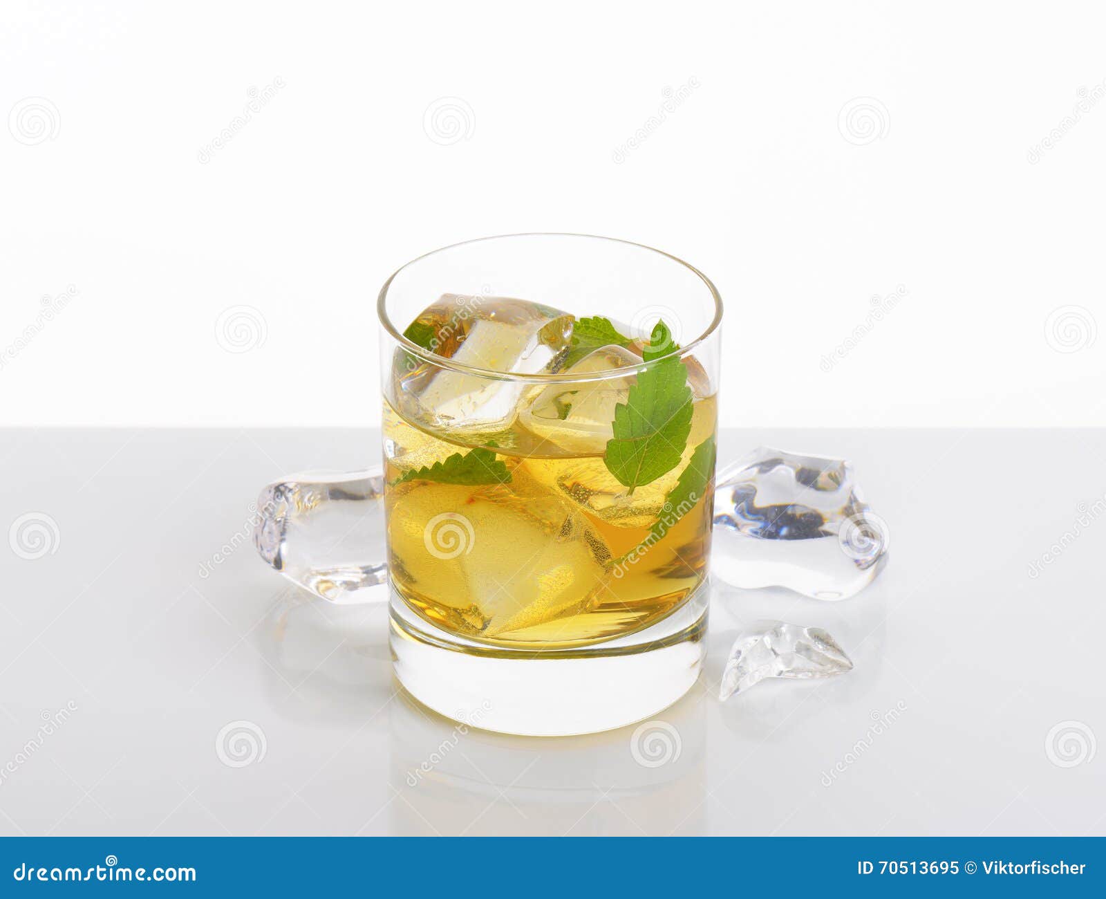 Glace de jus de pomme image stock. Image du lame, blanc - 70513695