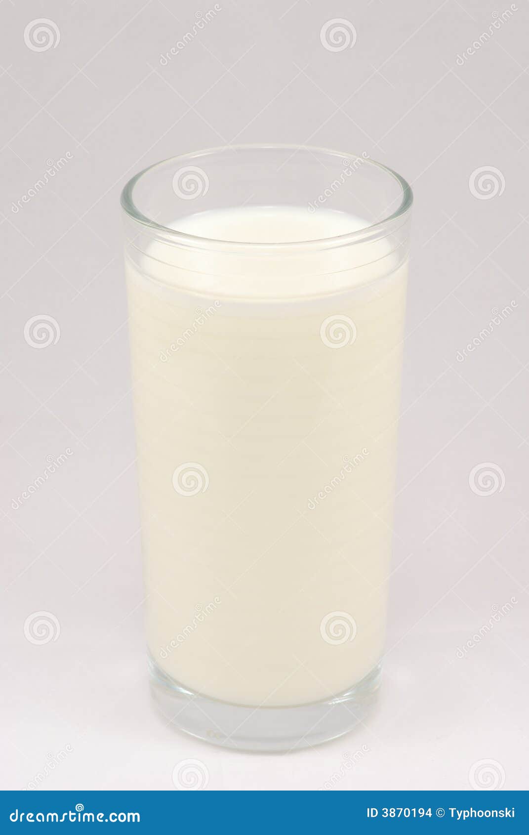 Glace de lait froid photo stock. Image du aliment, régime - 3870194