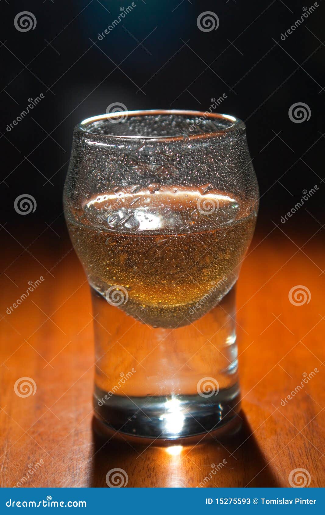 Glace De Pousse Avec La Boisson Image stock - Image du complètement ...