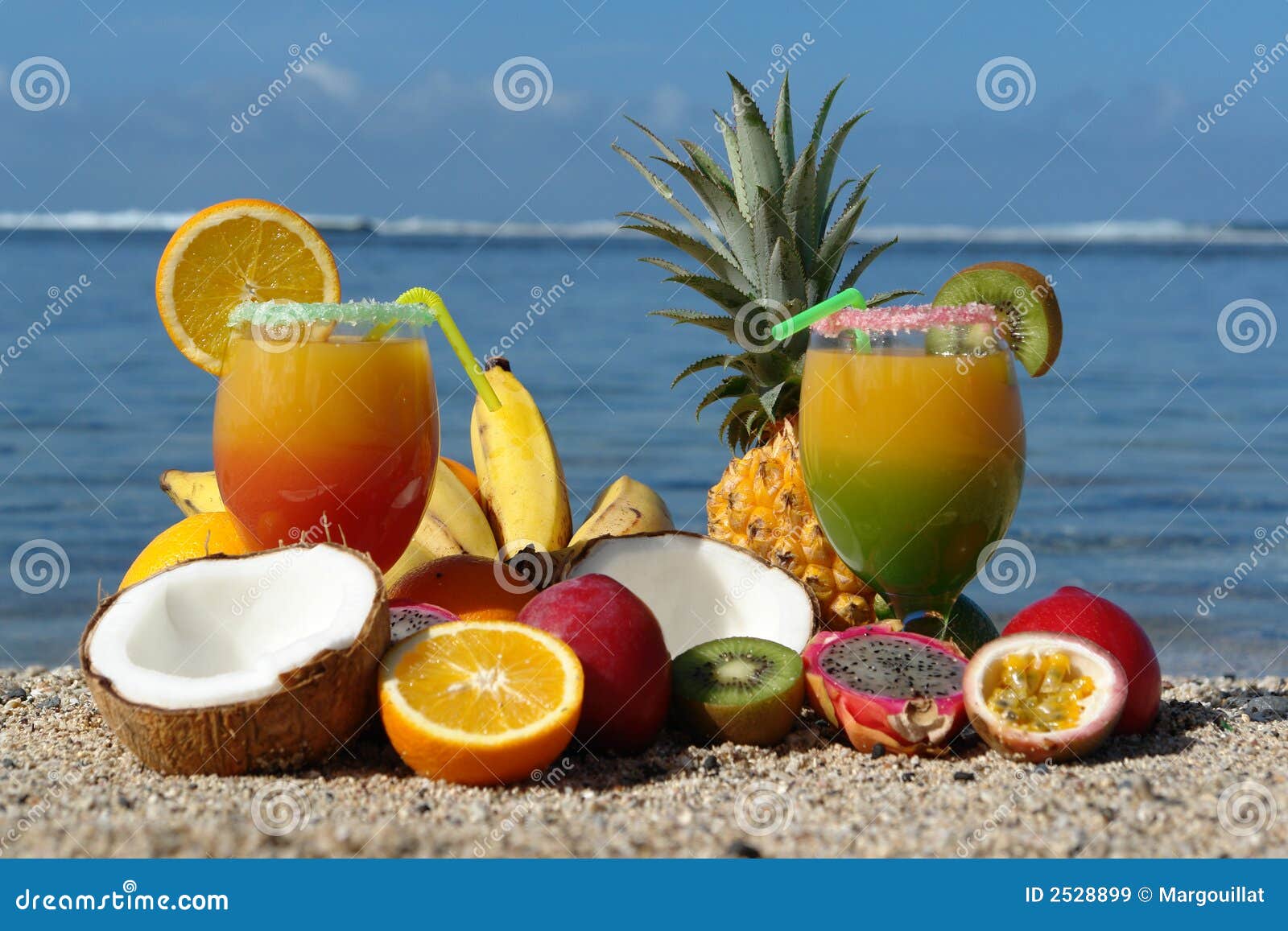 Glaces de jus de fruit image stock. Image du sain, détente - 2528899