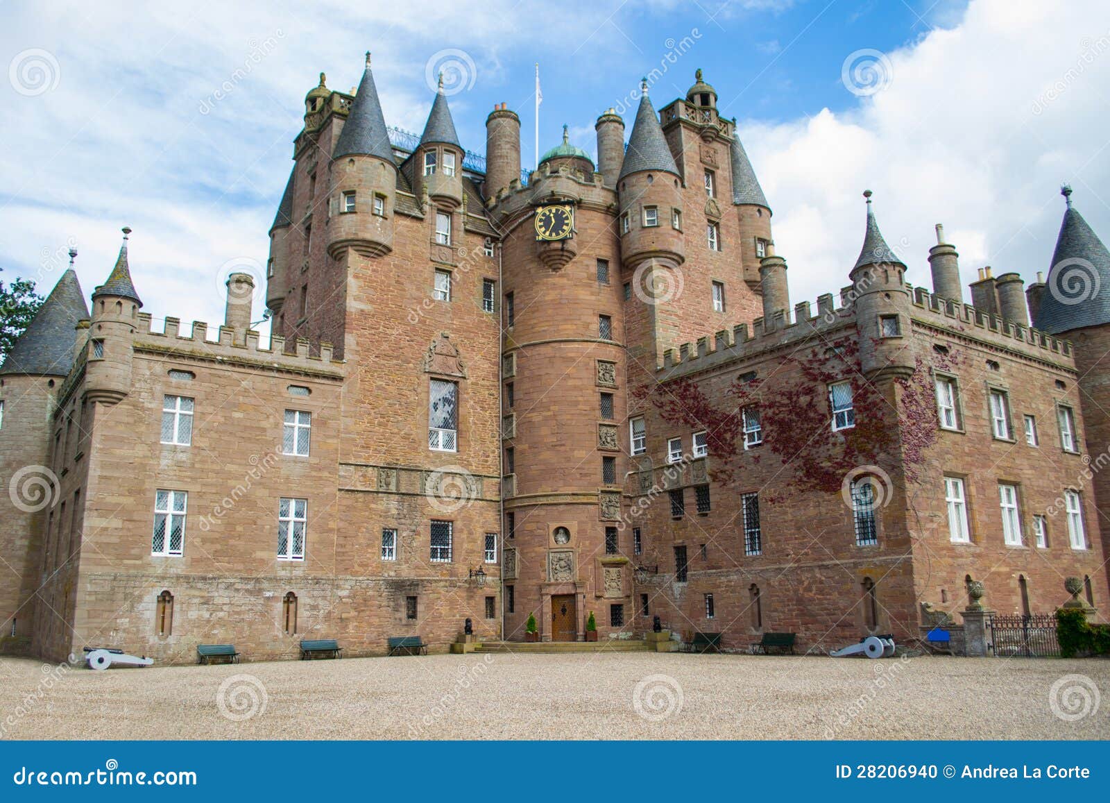 Glamis Castle, Scotland stock photo. Image of sculpture - 28206940