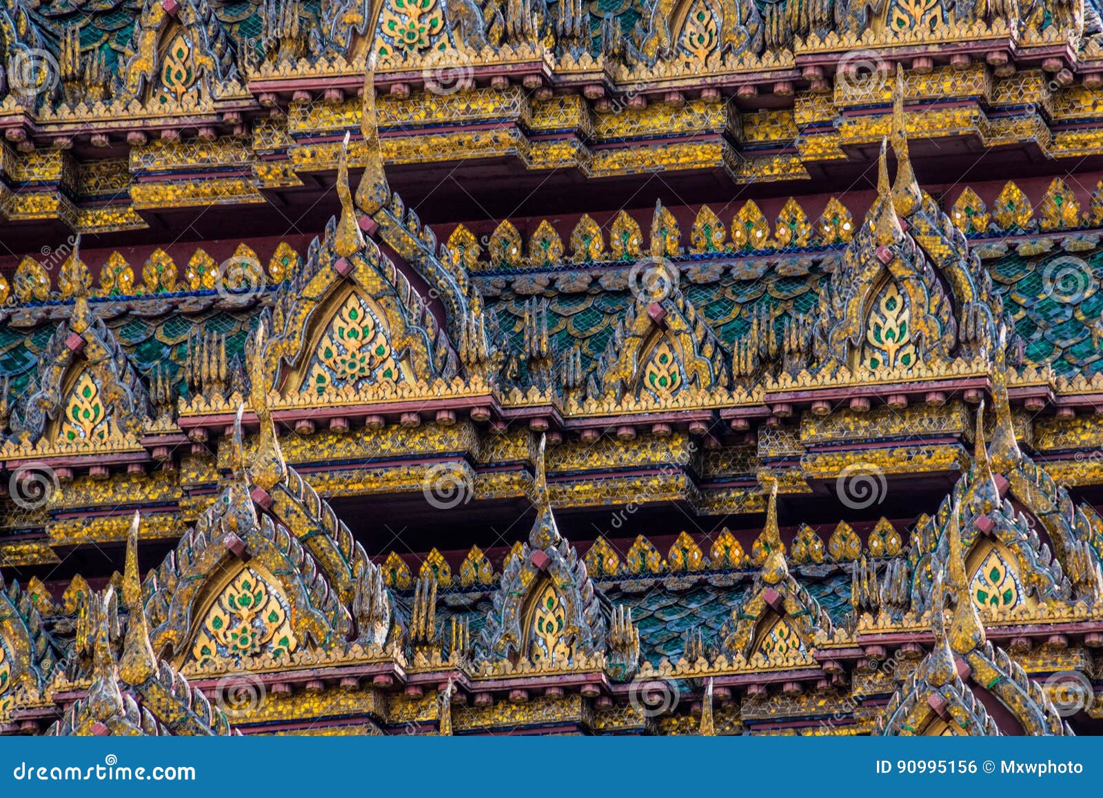Glamorous Roof Structure of Buddhist Temple Stock Photo - Image of ...