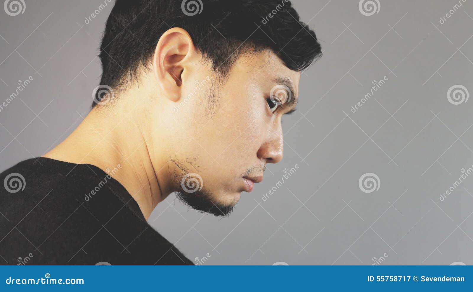 Glancing imagen de archivo. Imagen de joven, fondo, lifestyle - 55758717