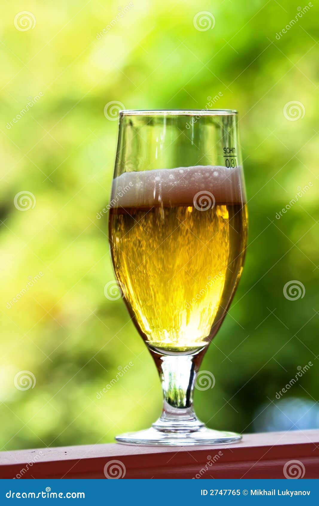 Glas Bier stockbild. Bild von betrunken, bier, kalt, partei - 2747765