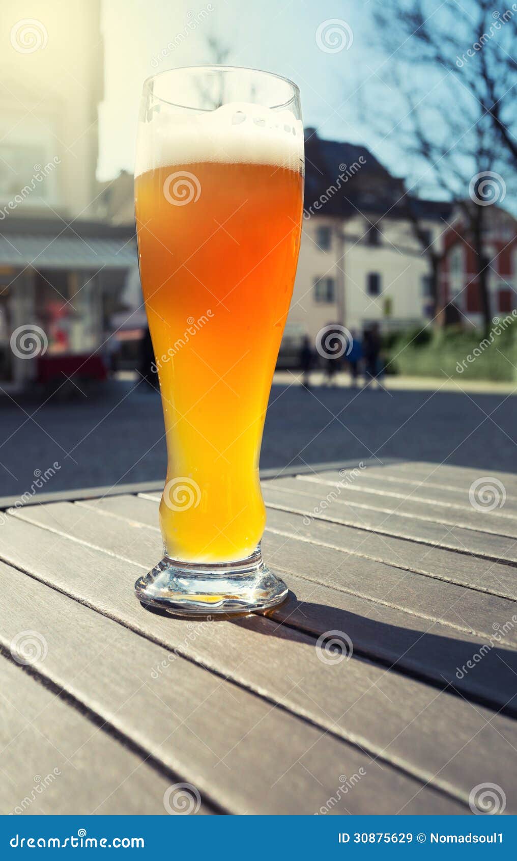 Glas bier stock afbeelding. Image of niemand, duitsland - 30875629