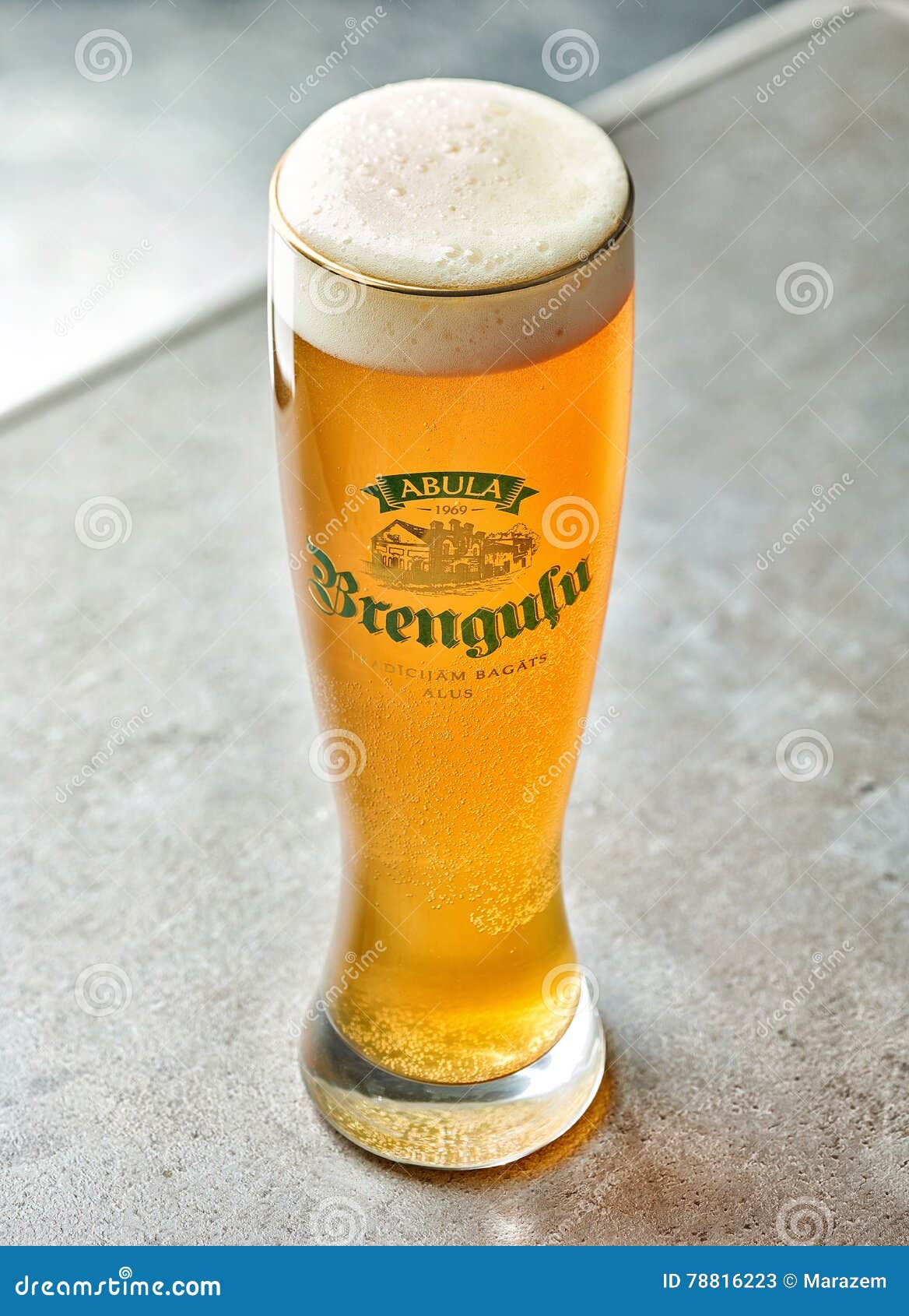 Glas Bier redaktionelles stockfoto. Bild von festlich - 78816223