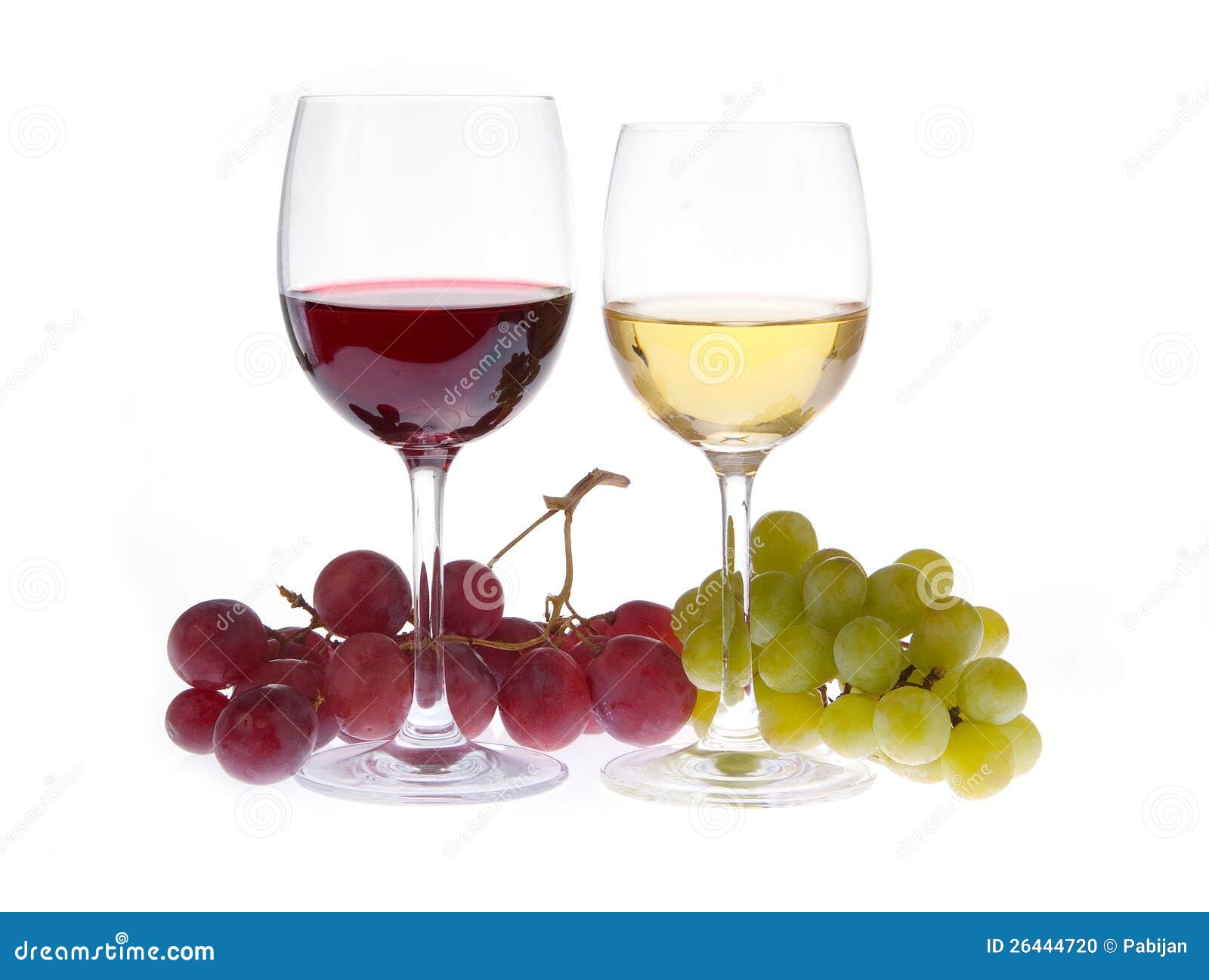 Glas Rode En Witte Wijn Met Druiven Stock Foto - Afbeelding bestaande ...