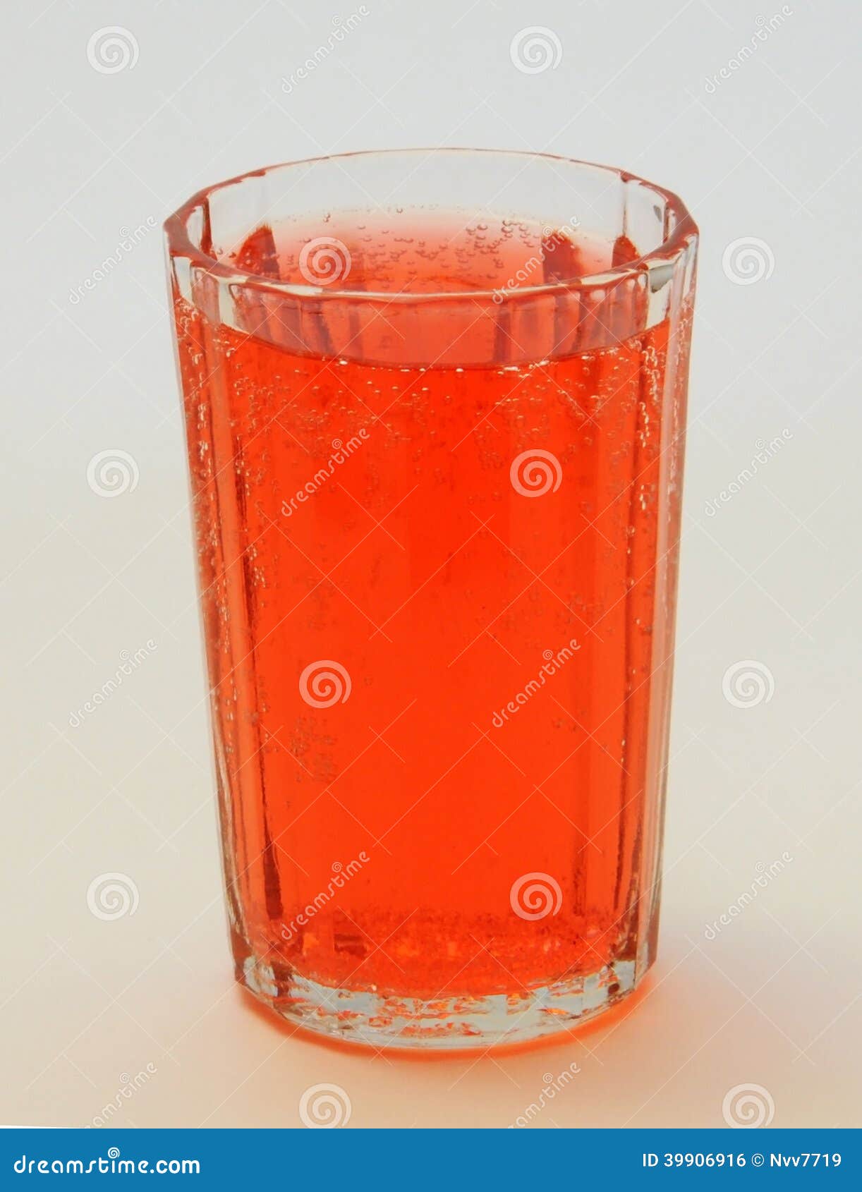Glas rode limonade. stock foto. Image of rood, kleur - 39906916