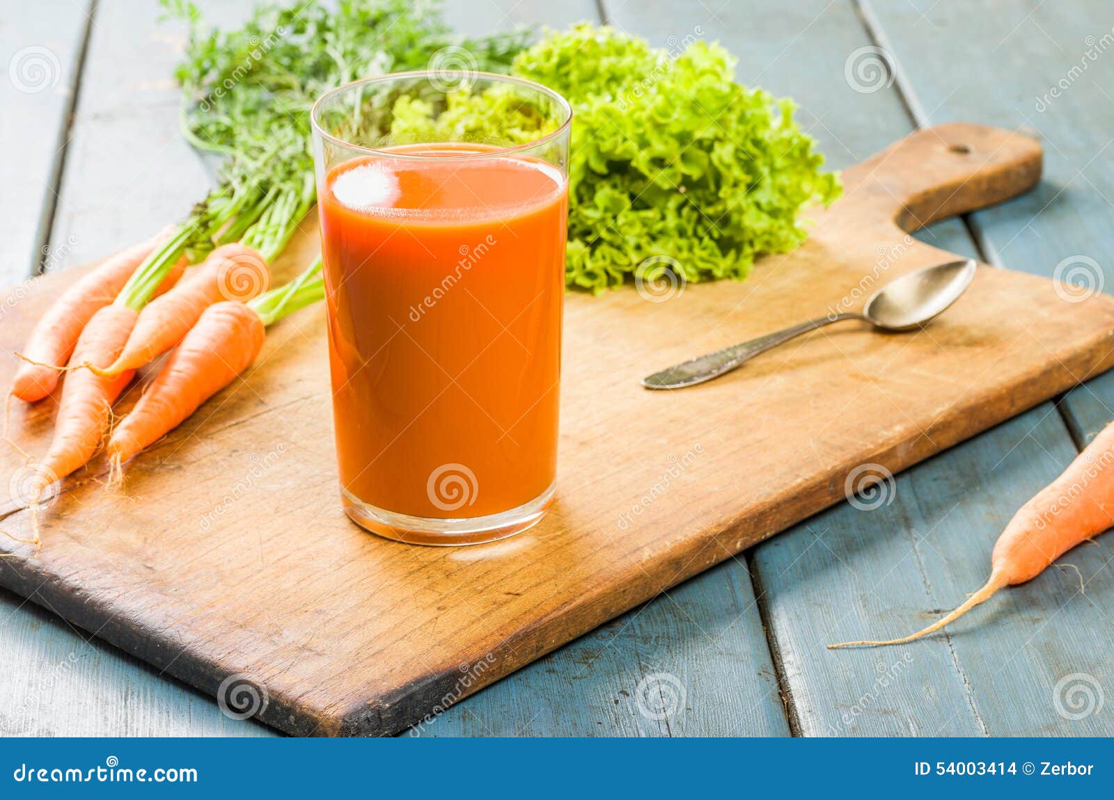 Glas Wortelsap Met Wortelen Stock Foto - Image of gedrukt, wortelen ...