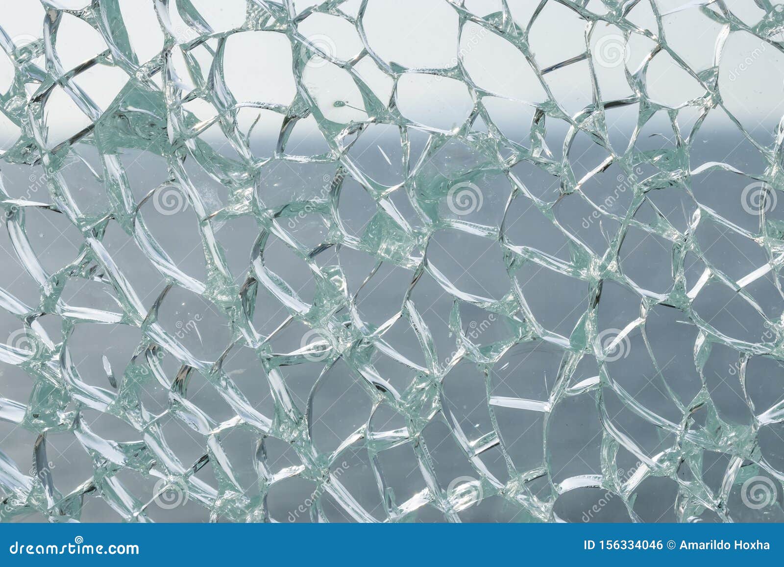 Glasbruch Mit Meer Im Hintergrund Stockfoto - Bild von gefahr, ozean ...