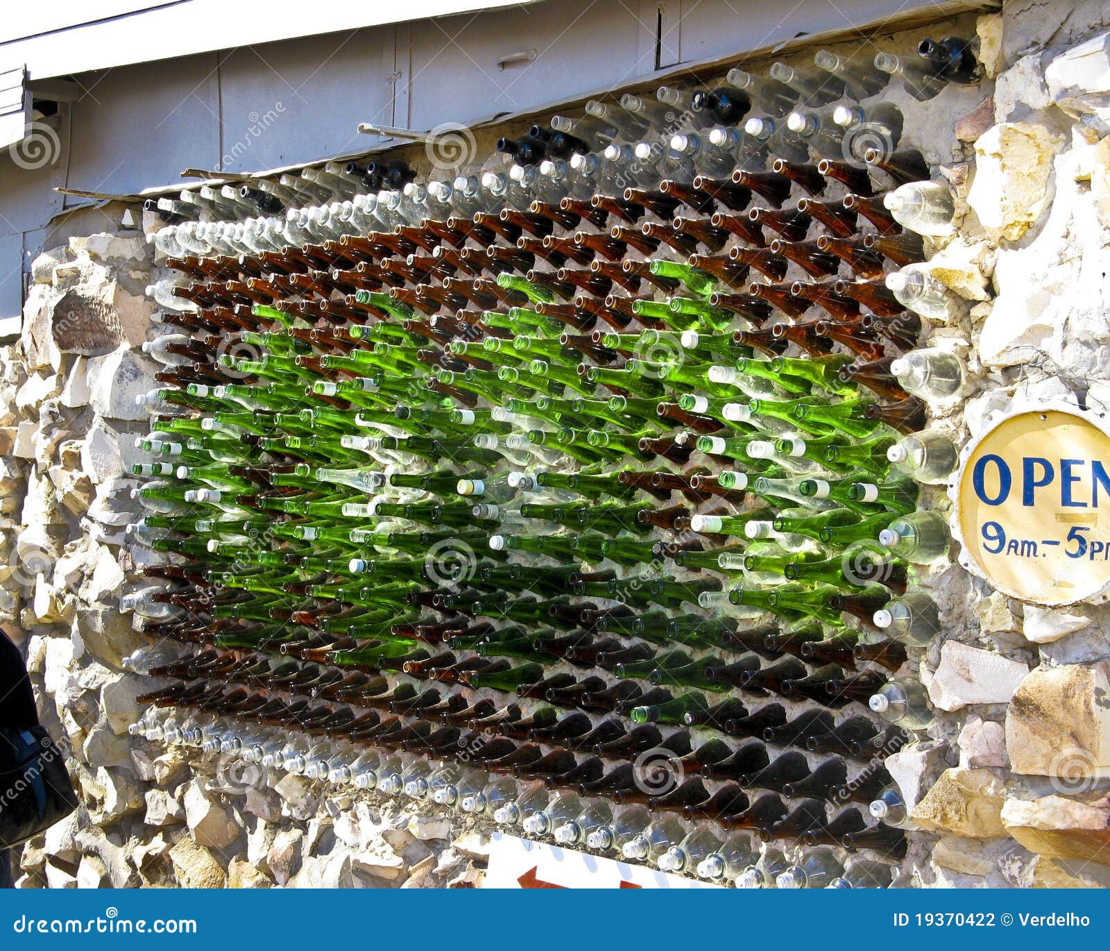 Glasflaschen-Haus Blitz Ridge Redaktionelles Stockfotografie - Bild von ...