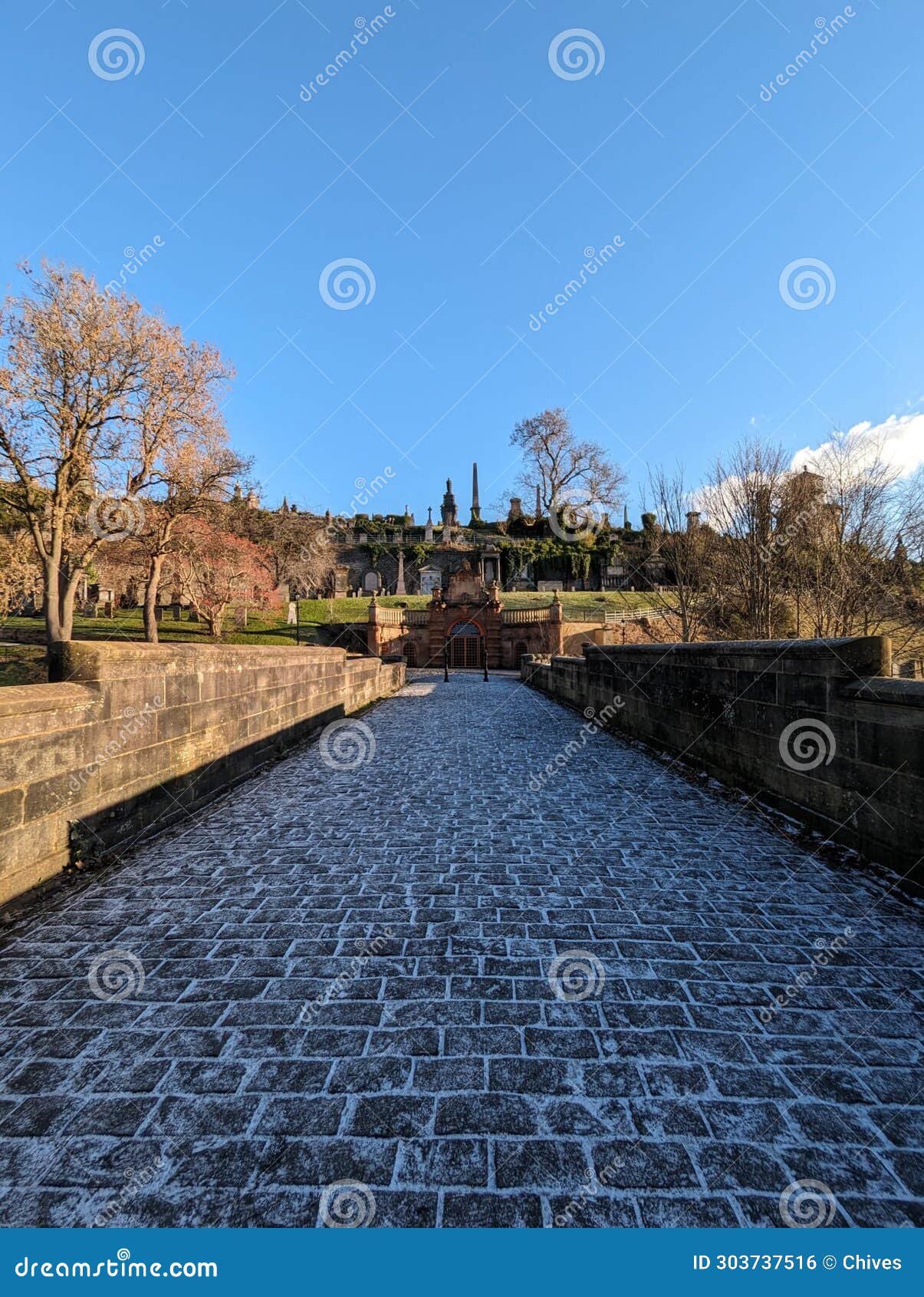 Glasgow Graveyard Necropolis Bridge, Glasgow, Scotland Stock Photo ...
