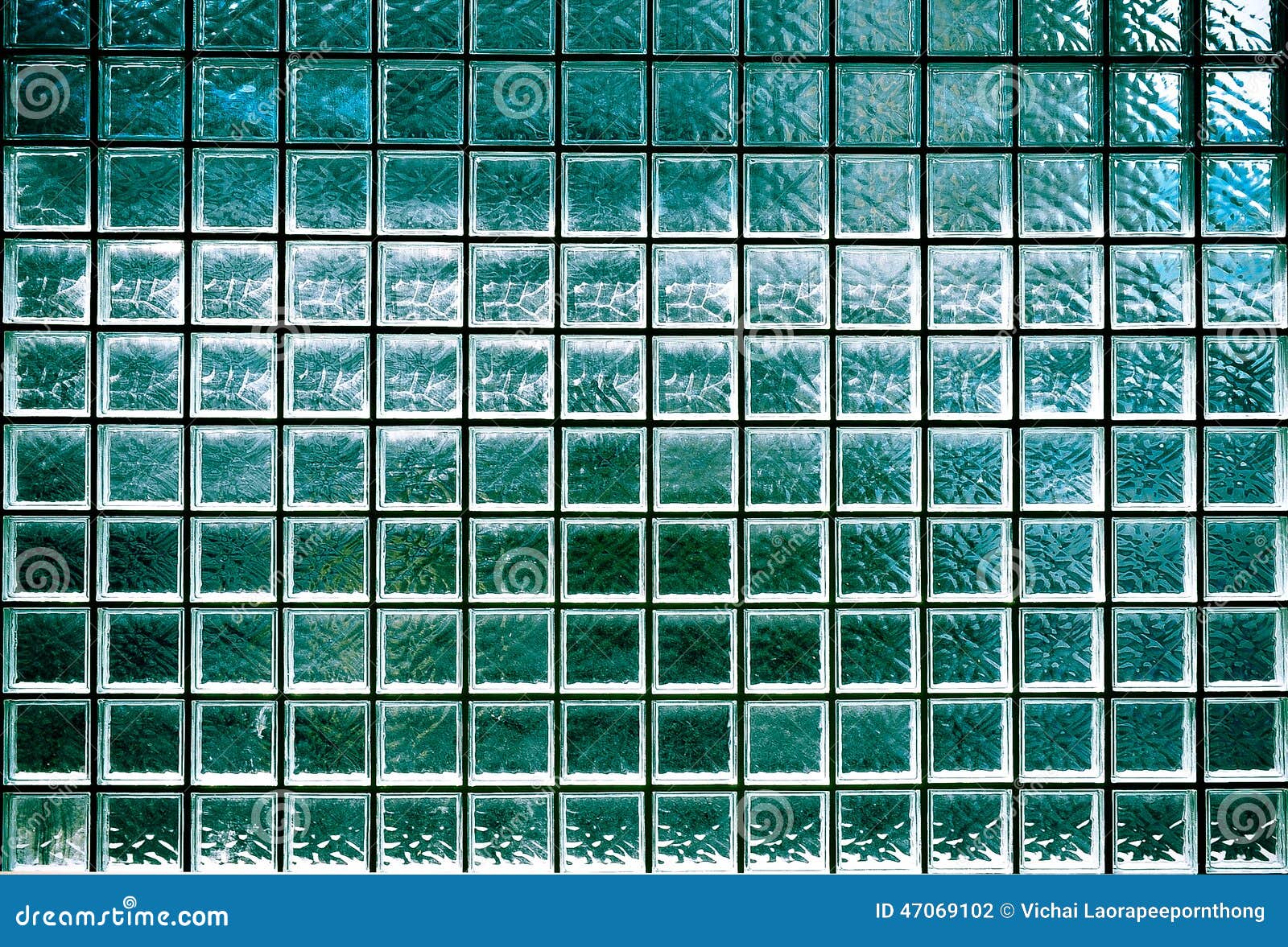 Gridded glass wall - weryks