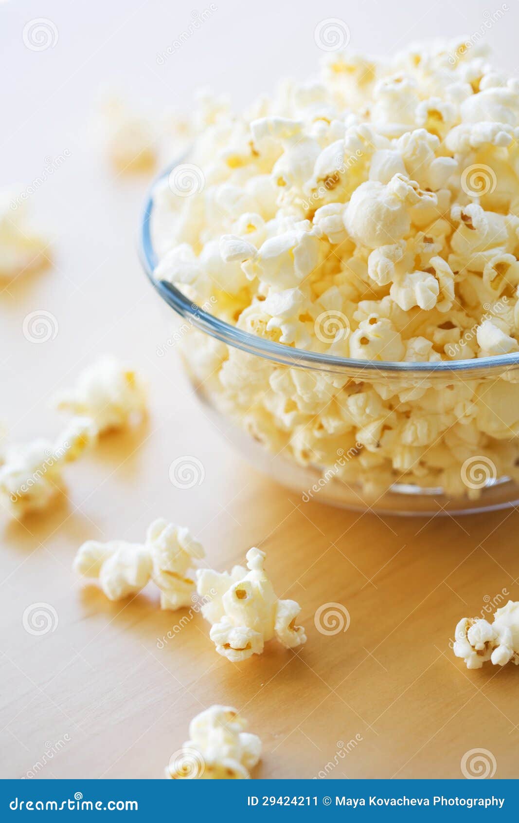 Glass bowl full of popcorn stock image. Image of abundance - 29424211