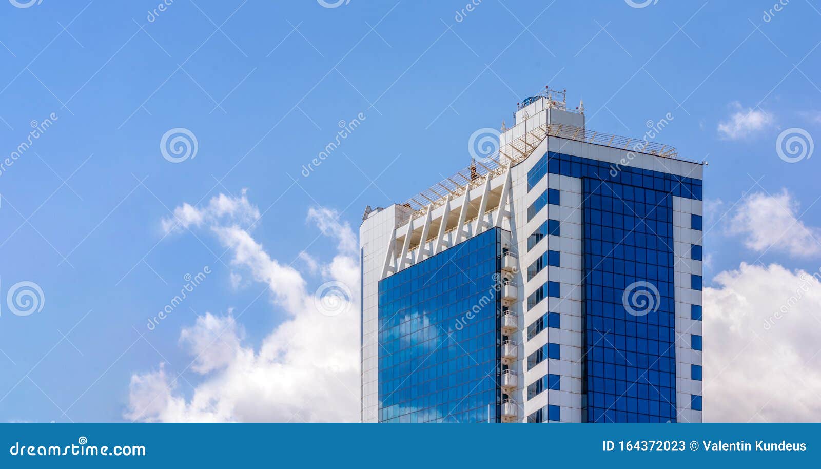 Facade Of A Tall Modern House, Urban Background, Texture, Urbanism ...