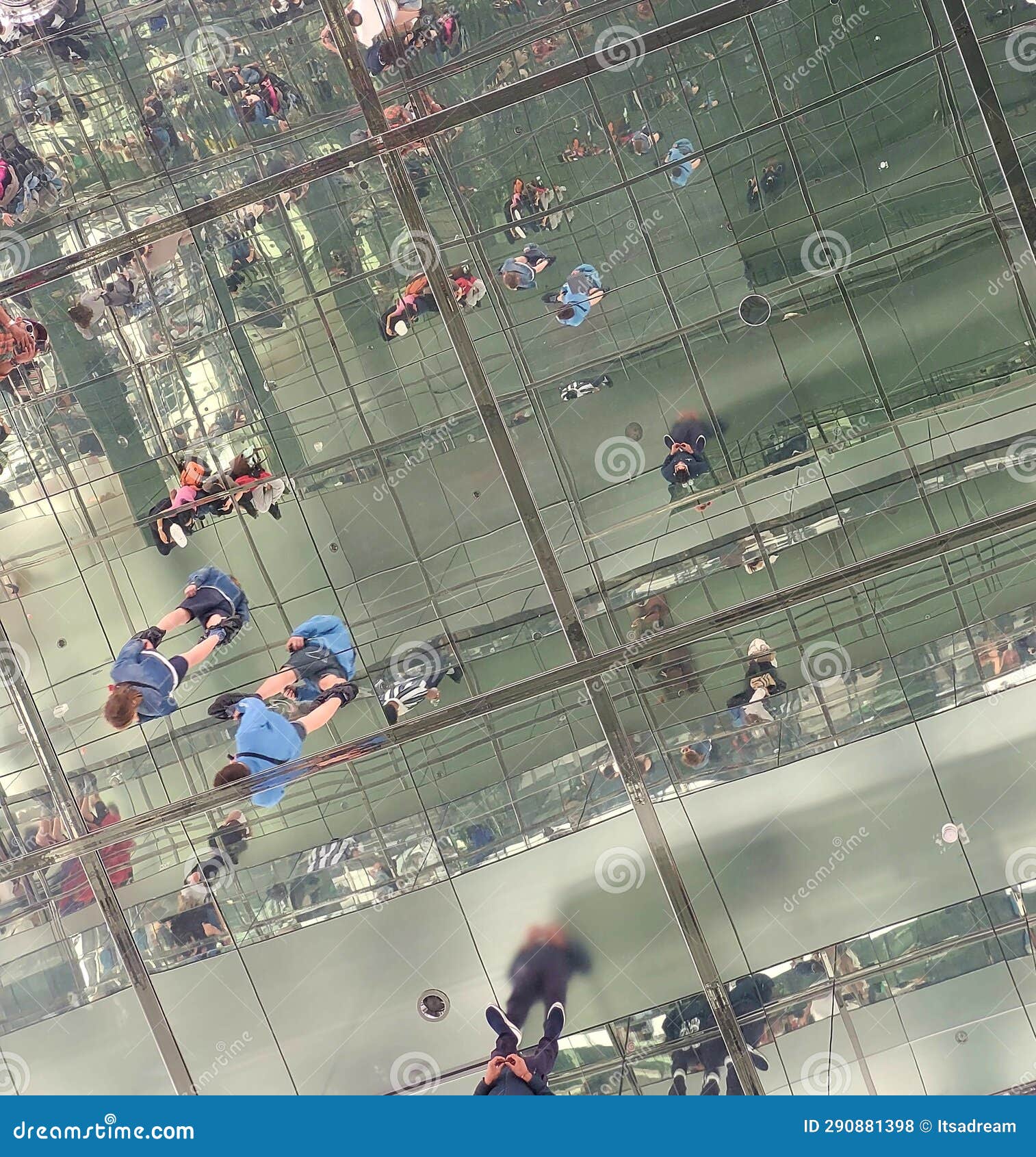 Glass Floors of Summit One Vanderbilt Editorial Stock Photo - Image of vehicle, summit: 290881398