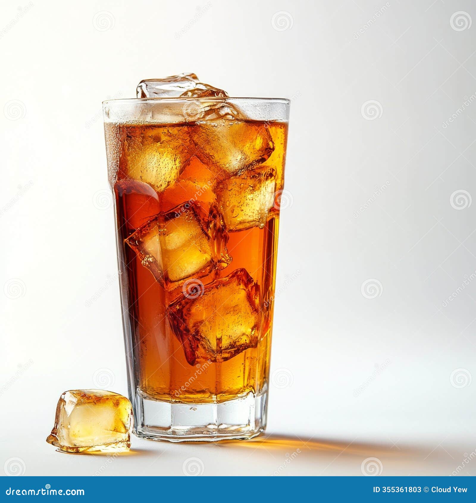 A Glass of Iced Tea with Ice Cubes in it Stock Illustration ...