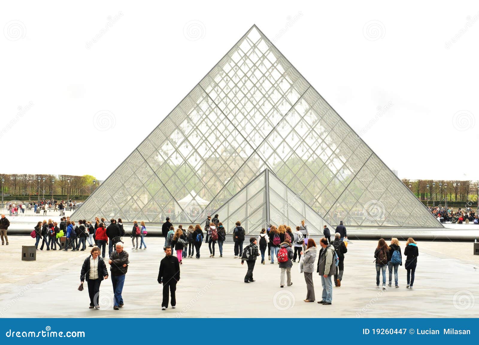 Glass Pyramid Editorial Photo | CartoonDealer.com #19260447