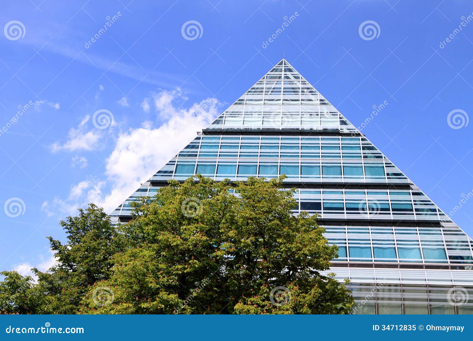 Glass Pyramid Editorial Photo | CartoonDealer.com #19260447