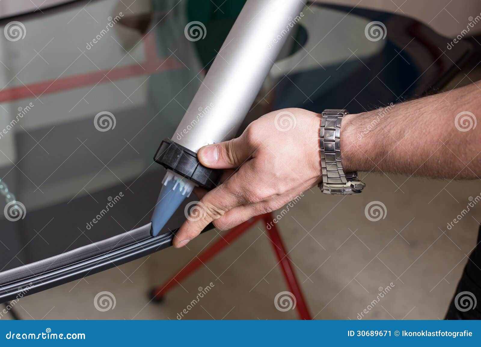 Glazier Applying Rubber Sealing To Windscreen Stock Image - Image of ...