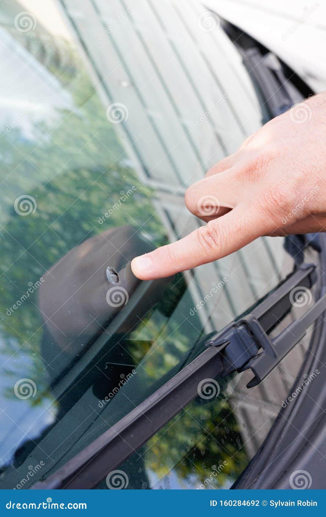 Glazier Man Pointing Finger Car Broken Window Close Up Stock Photo ...