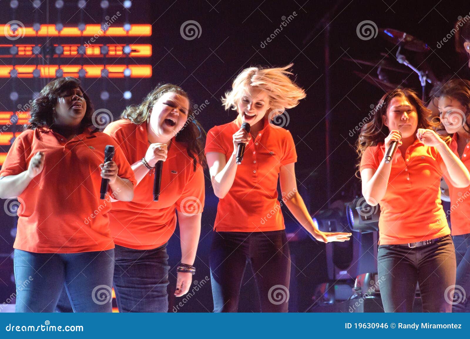 Glee Tour editorial photo. Image of music, cast, agron - 19630946