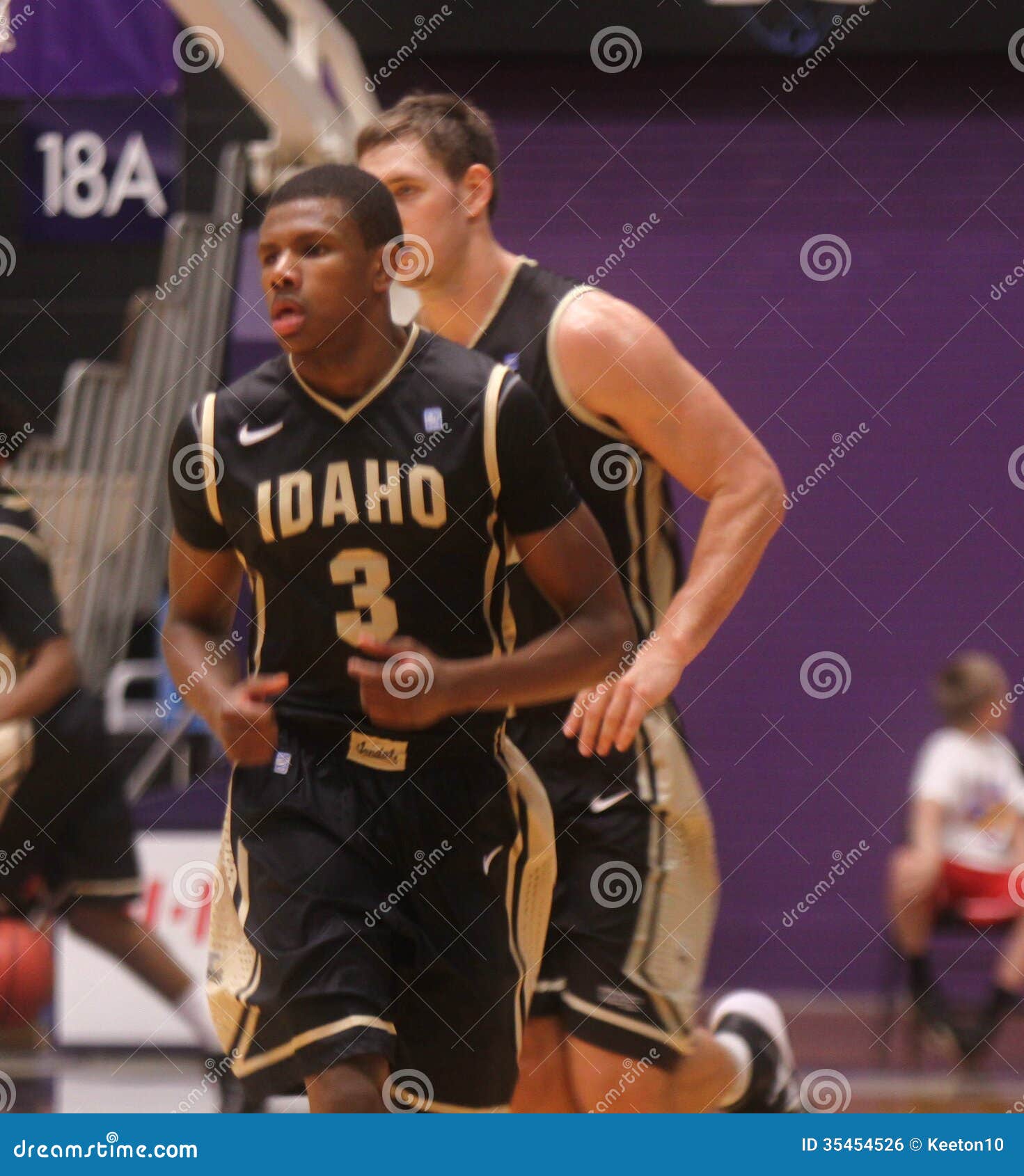 #1 Glen Dean photo éditorial. Image du centre, vandales - 35454526