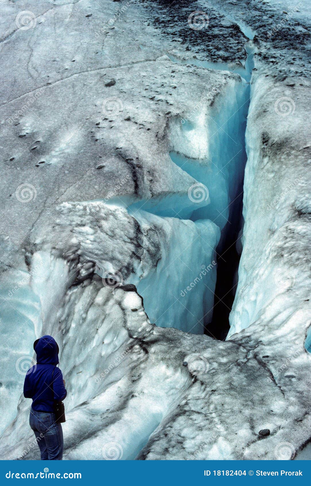 Gletscherspalte Im Worthington Gletscher Stockfoto - Bild von ...