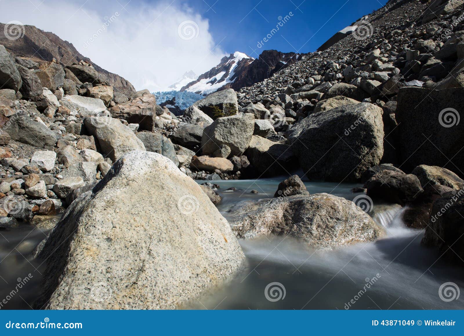 Gletsjerrivier in Patagonië Stock Afbeelding - Image of landschap, wind ...