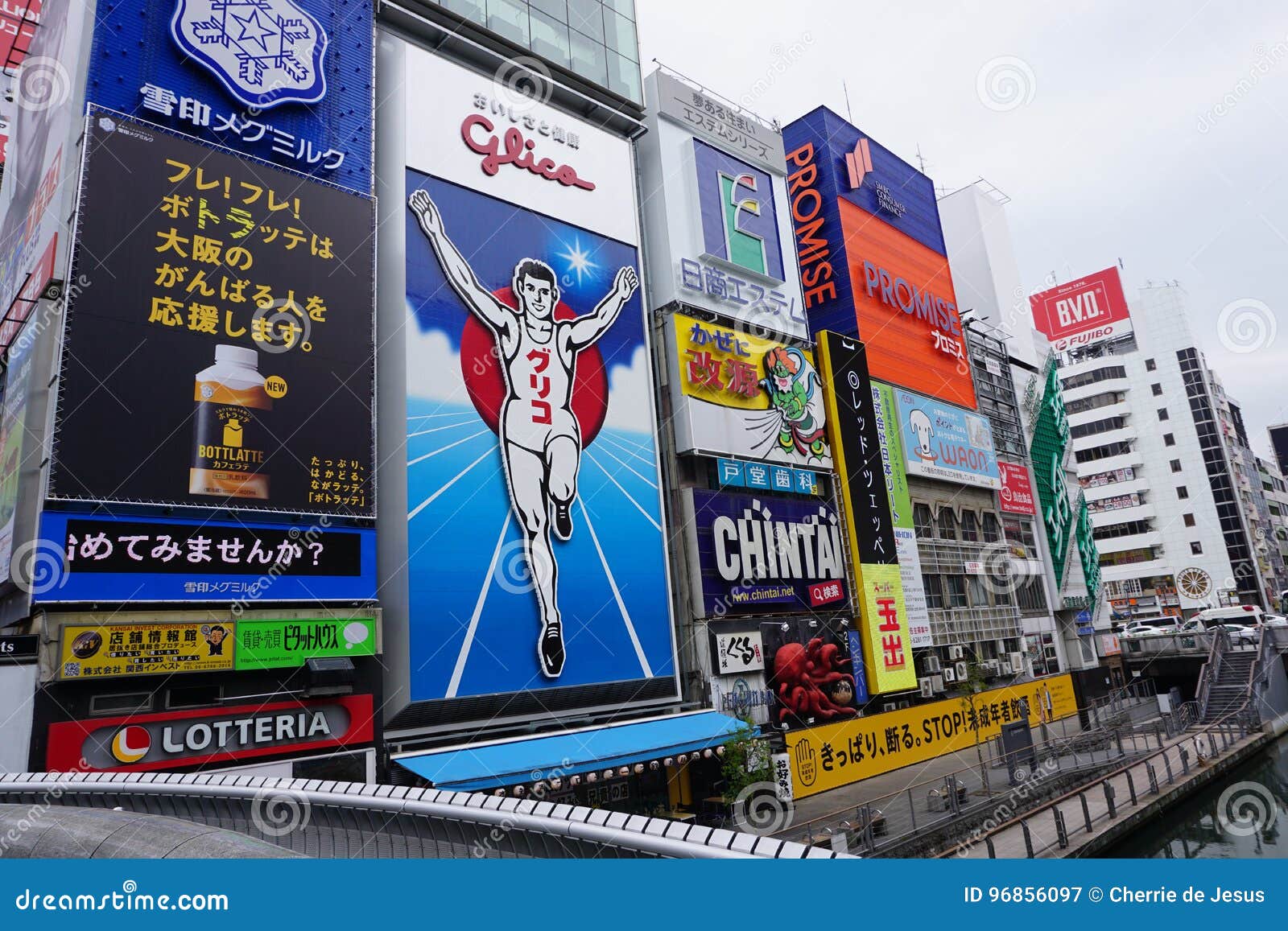 Glico Man editorial photography. Image of shinsaibashi - 96856097
