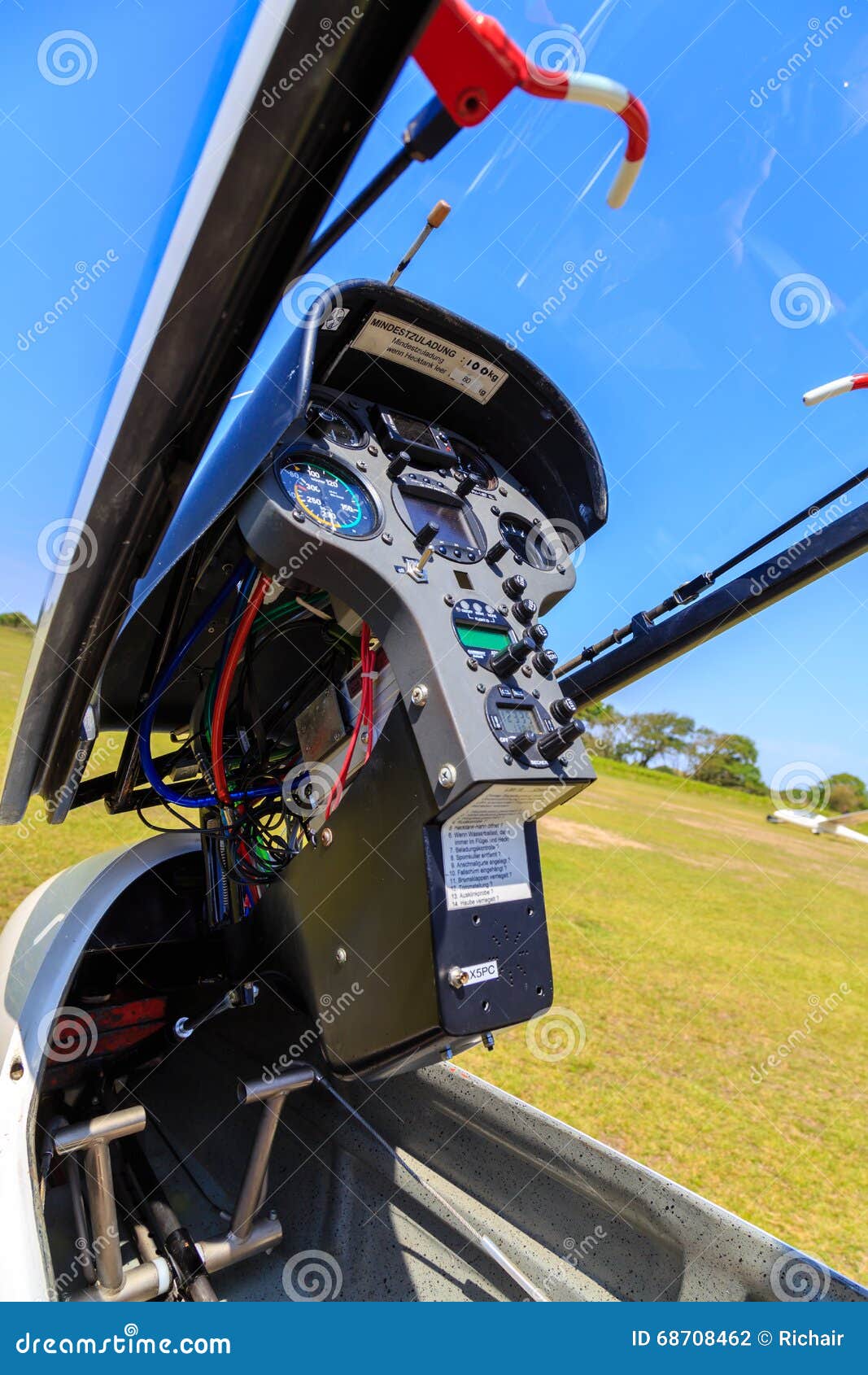 Glider cockpit editorial photography. Image of instruments - 68708462