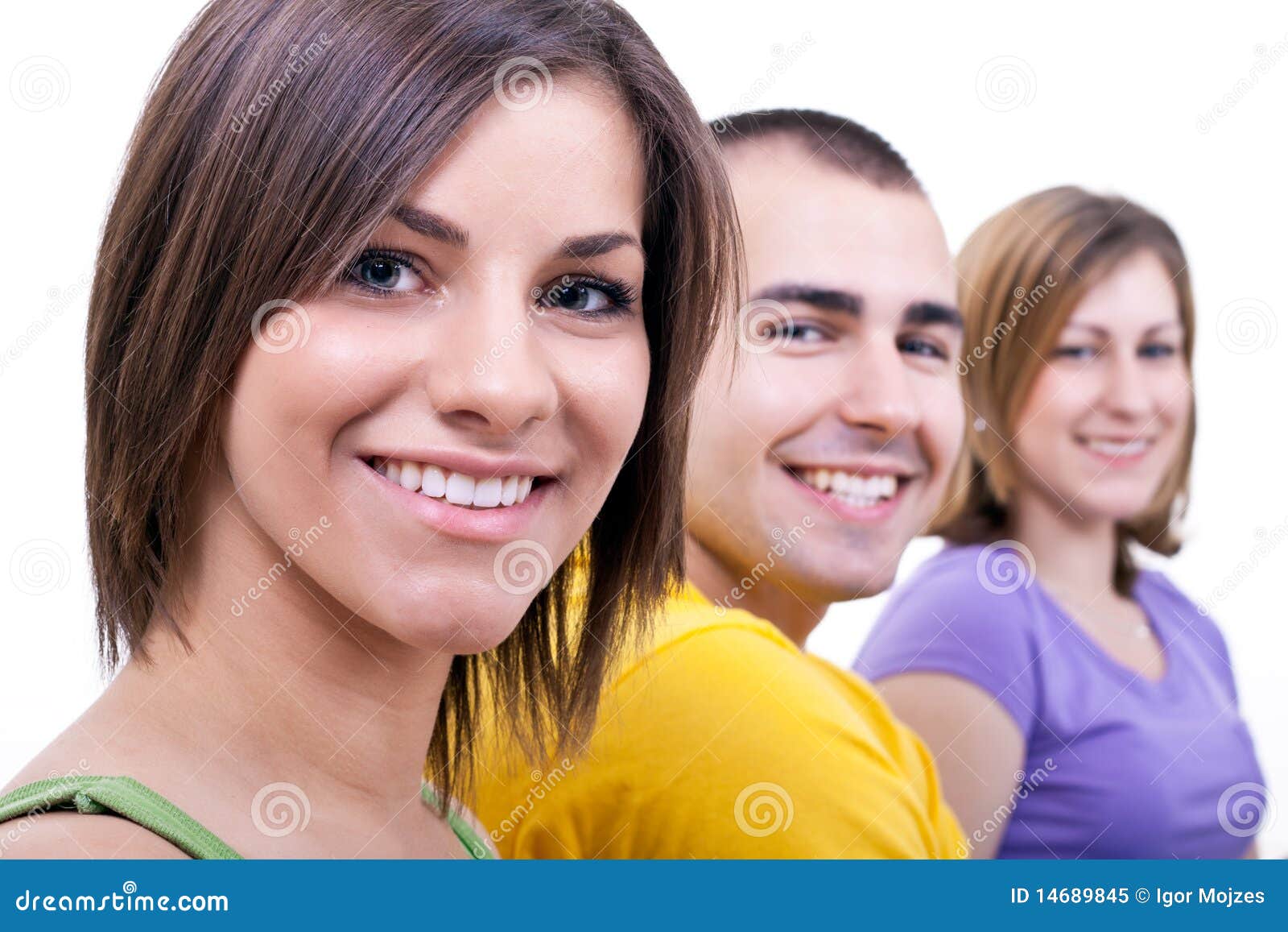 Glimlachende jonge mensen stock afbeelding. Image of uitdrukking - 14689845