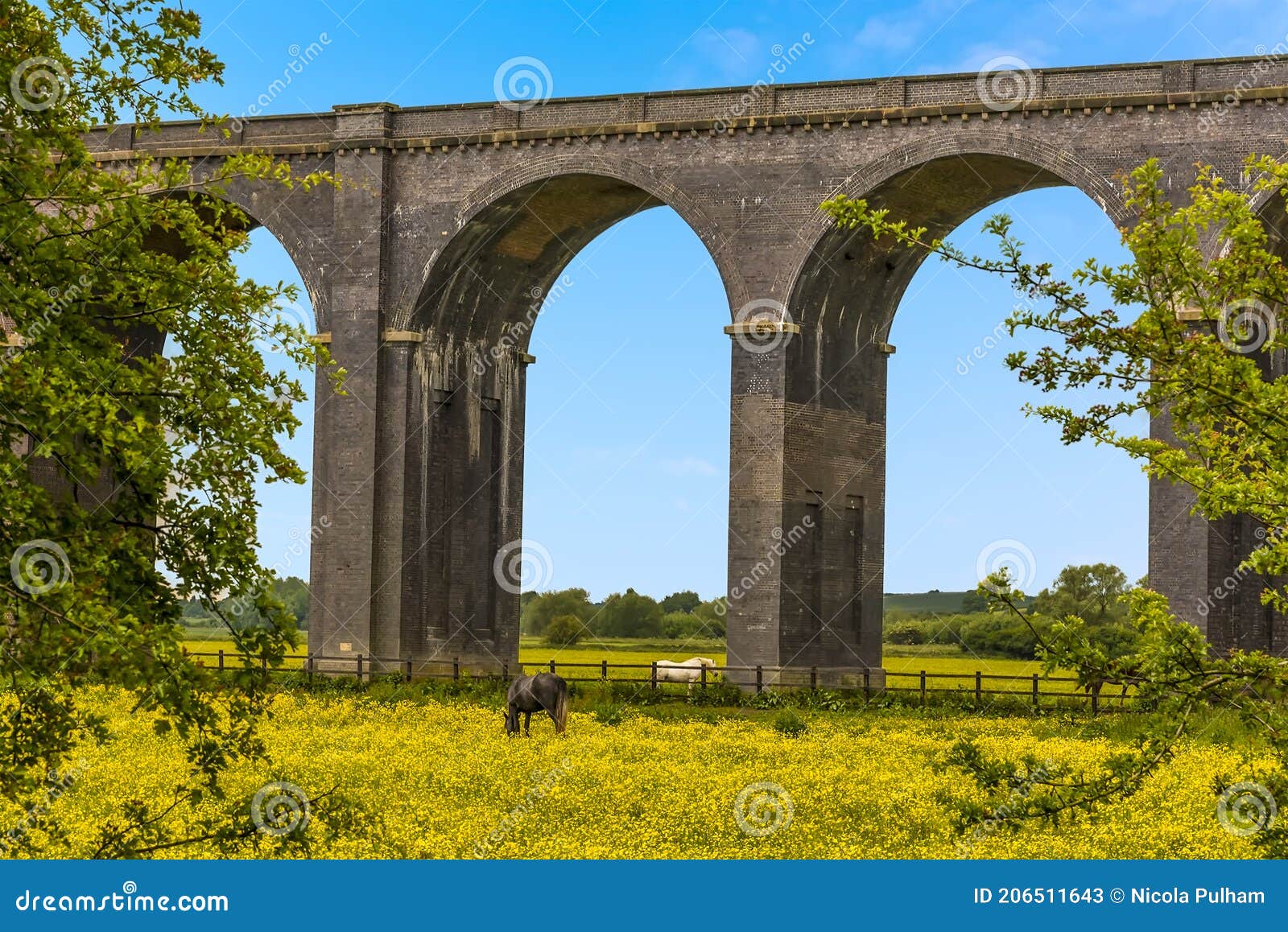 A Glimpse of the Harringworth Railway Viaduct from Seaton, UK Stock ...