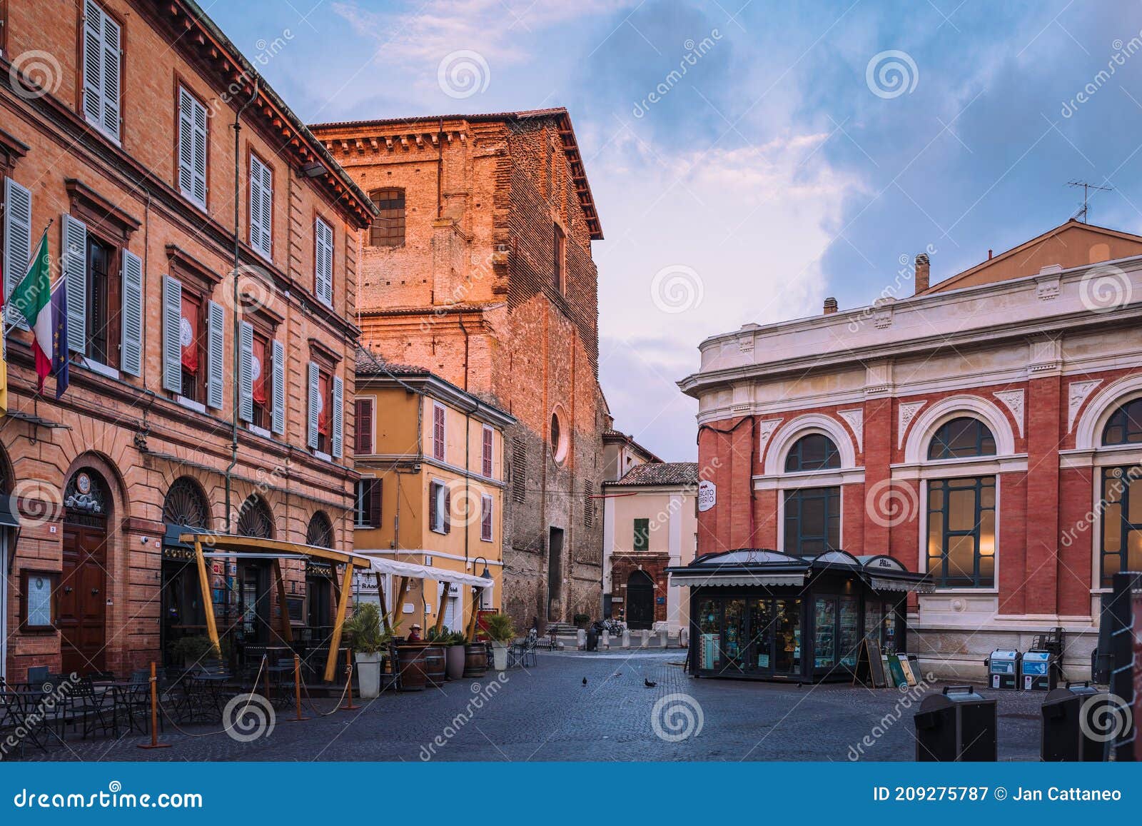 Glimpse into the Historic Center of Ravenna Editorial Photography ...