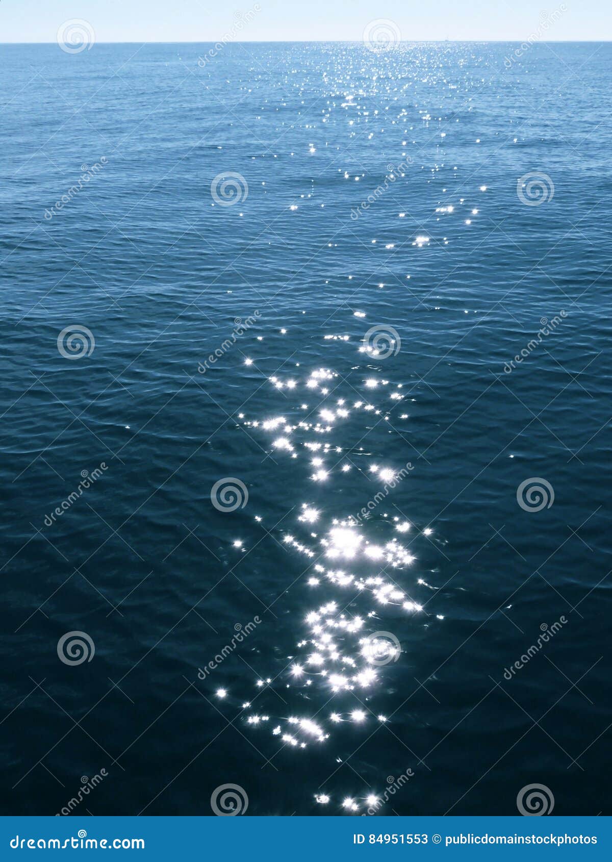 Glittering Sea Surface Picture. Image: 84951553