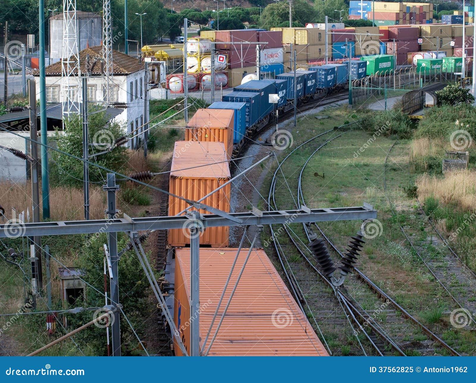 Global Commerce Transport in Container Betwen Train and Boat Editorial ...