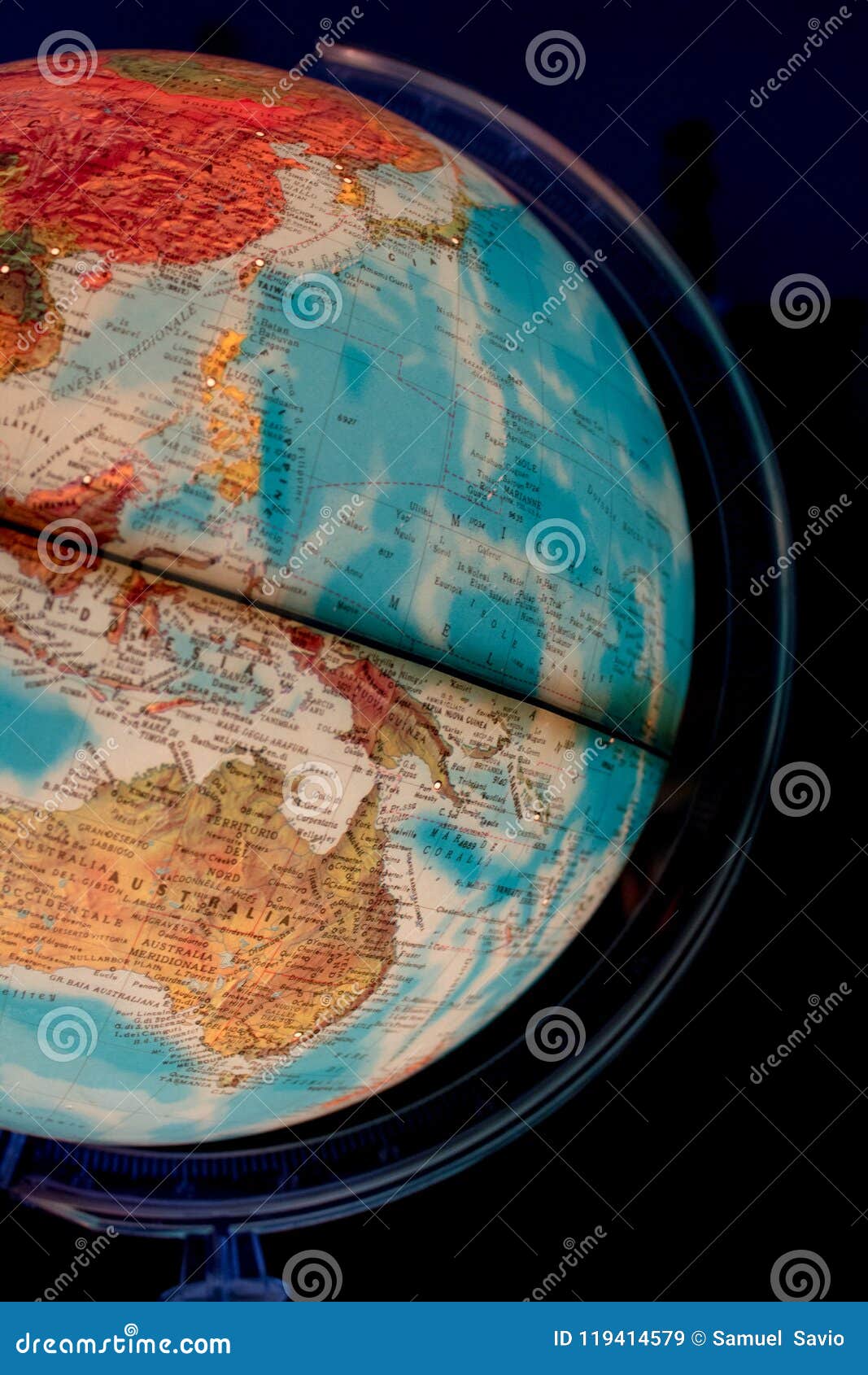 Globe Et Cartes De Guide De Voyage Image stock - Image du affaires ...