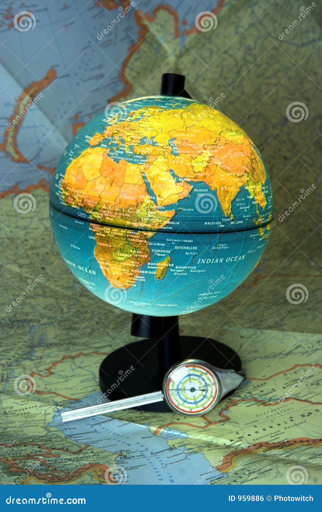 Globe sur la carte photo stock. Image du azimut, équateur - 959886