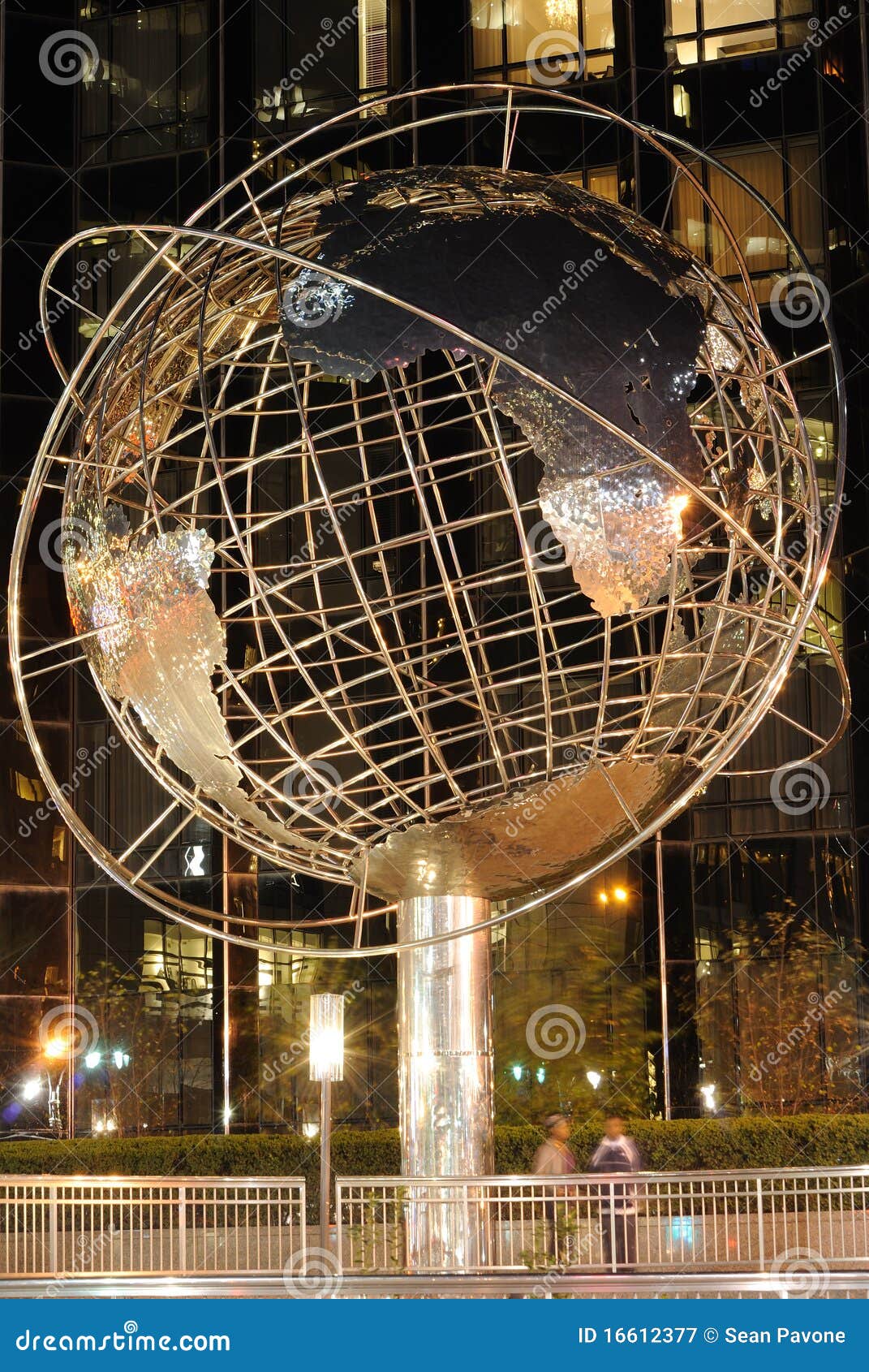 Globe at Trump Tower editorial photography. Image of tower - 16612377