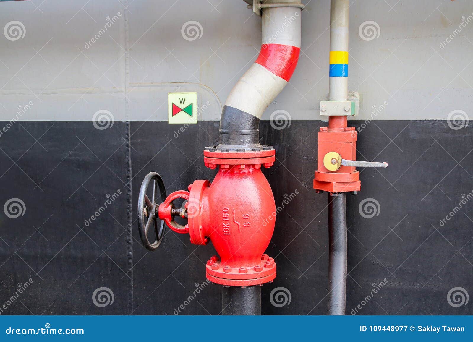 Globe valve stock image. Image of angle, construction - 109448977