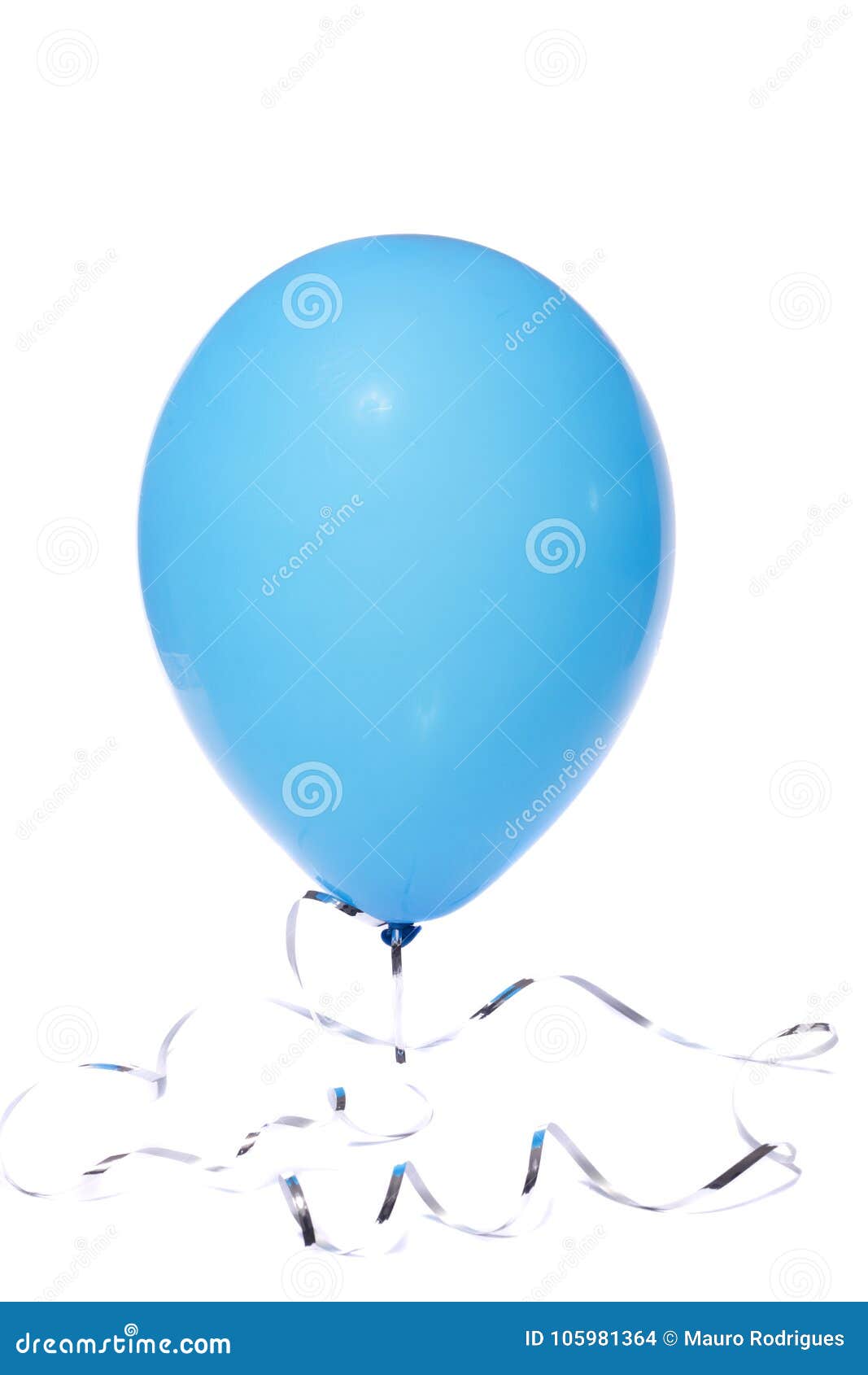 Globo azul inflado foto de archivo. Imagen de globo - 105981364