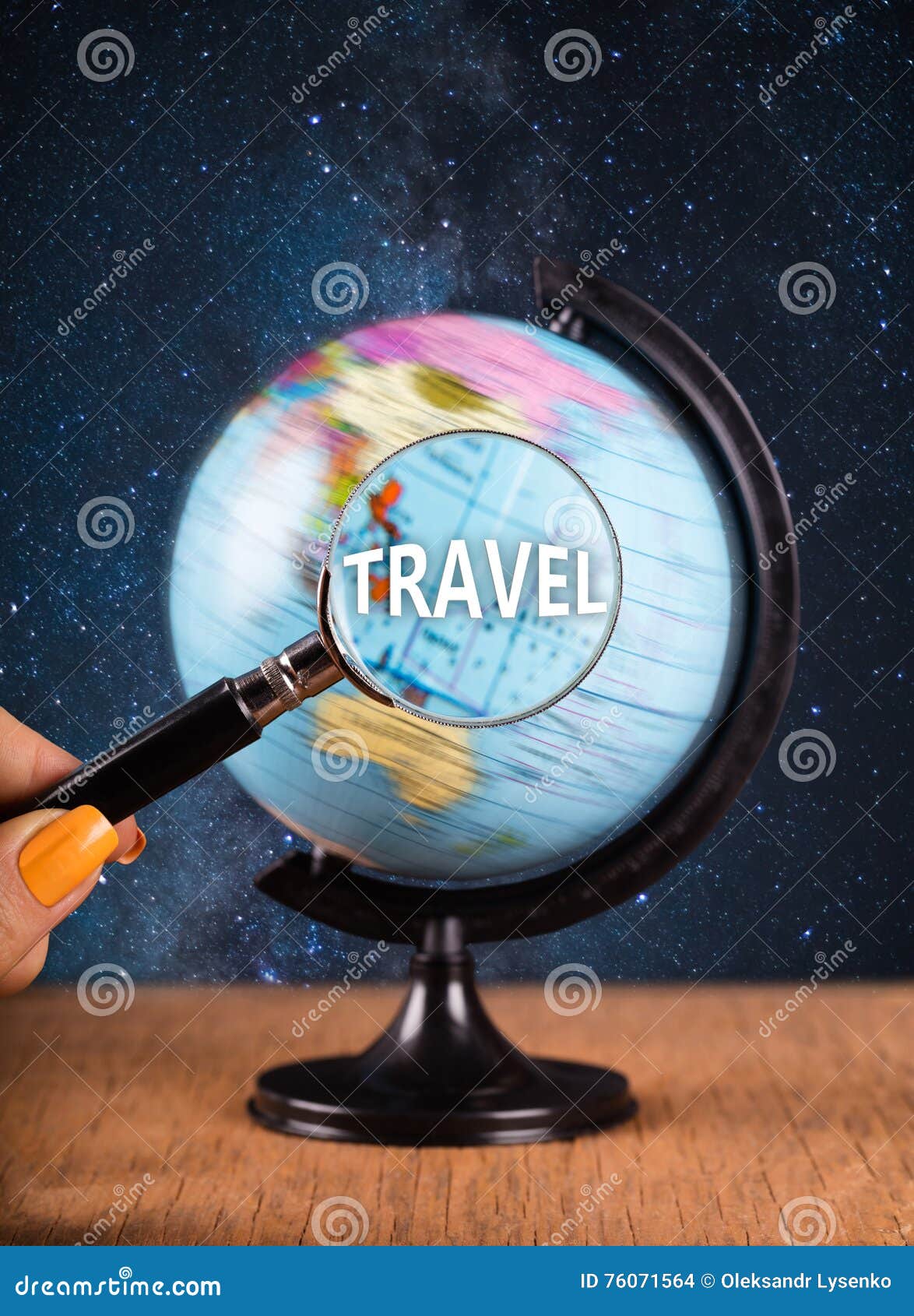 Globo y lupa foto de archivo. Imagen de ambiente, planeta - 76071564