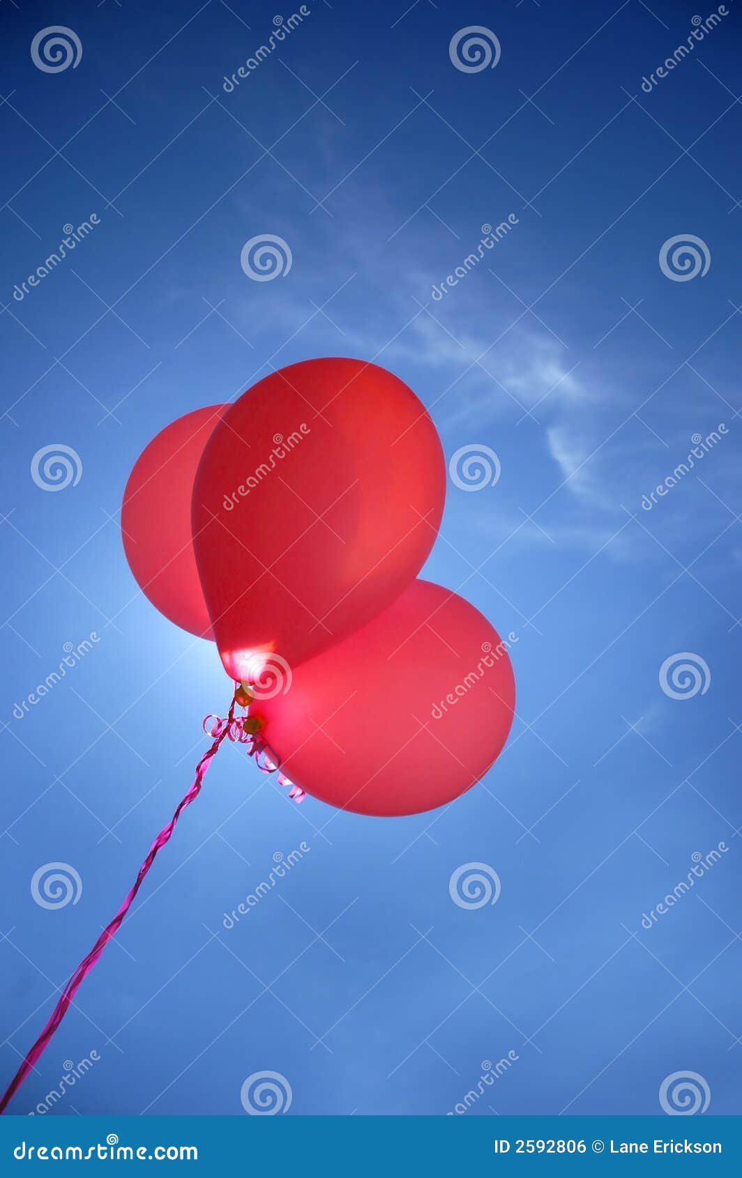 Globos rojos foto de archivo. Imagen de atado, cadena - 2592806