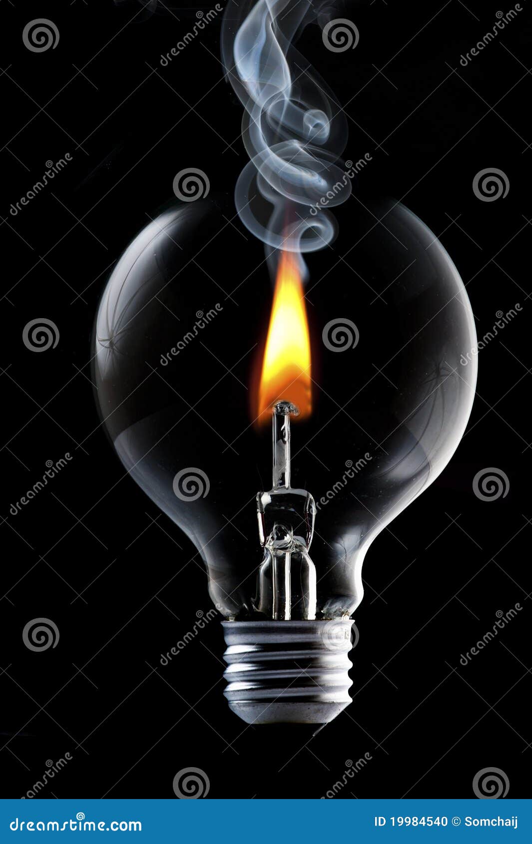 Gloeilamp in frame en rook stock foto. Image of motie - 19984540