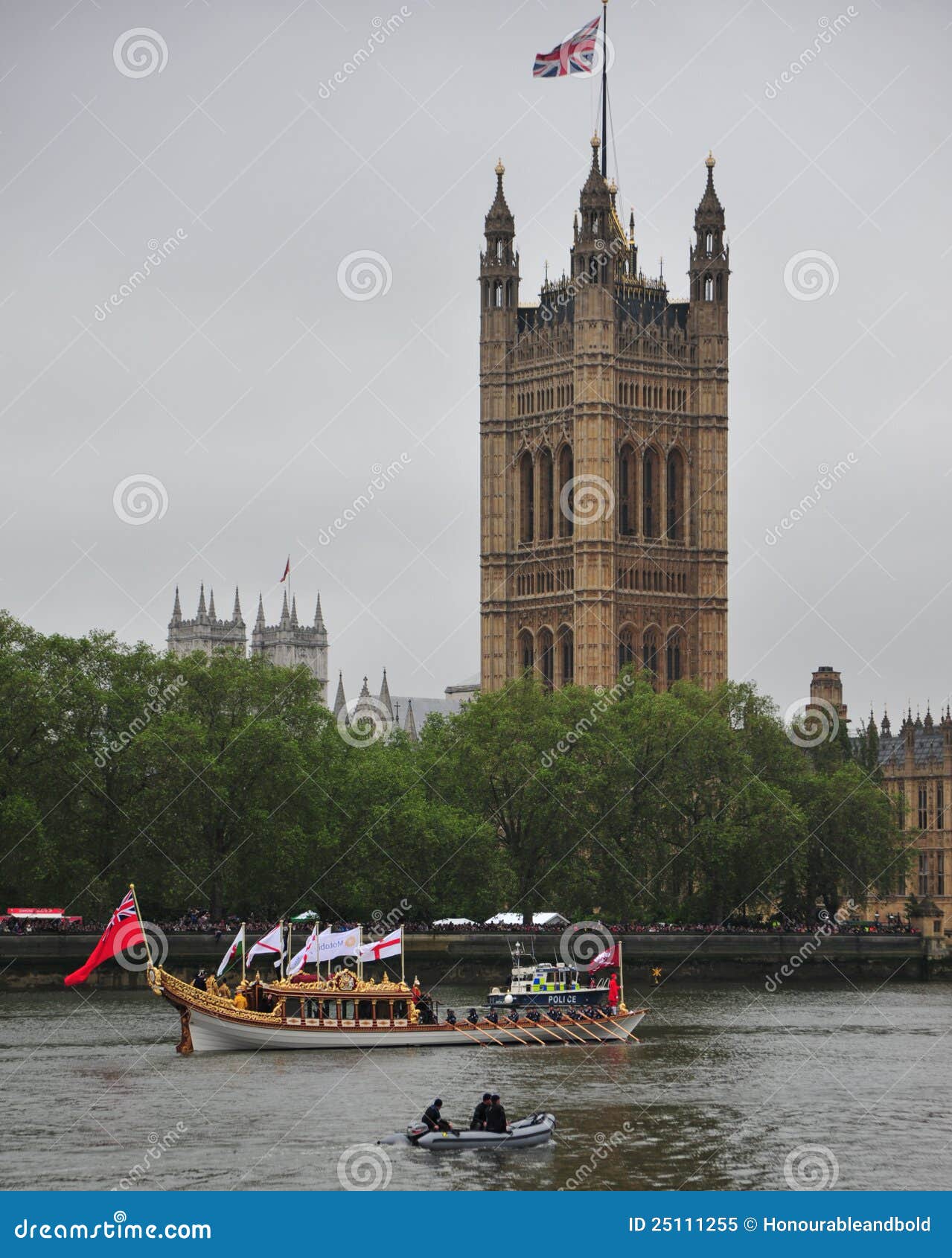 The Gloriana during Royal Pageant Editorial Image - Image of elizabeth ...