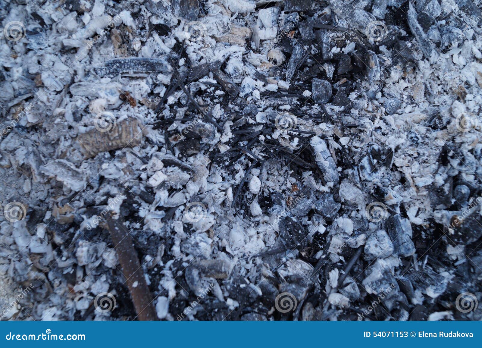 Glut und Asche stockbild. Bild von gebrannt, holz, asche - 54071153