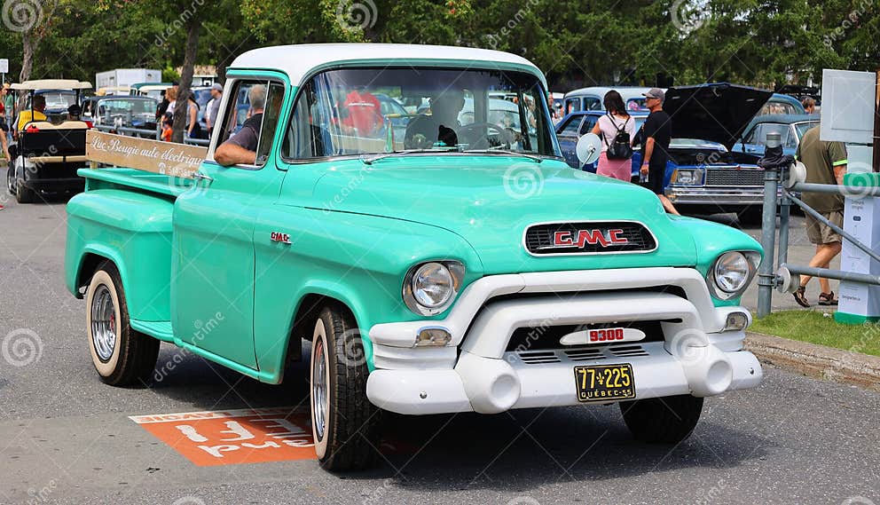 GMC 9300 Stepside Pickup Truck Editorial Photography - Image of detail ...