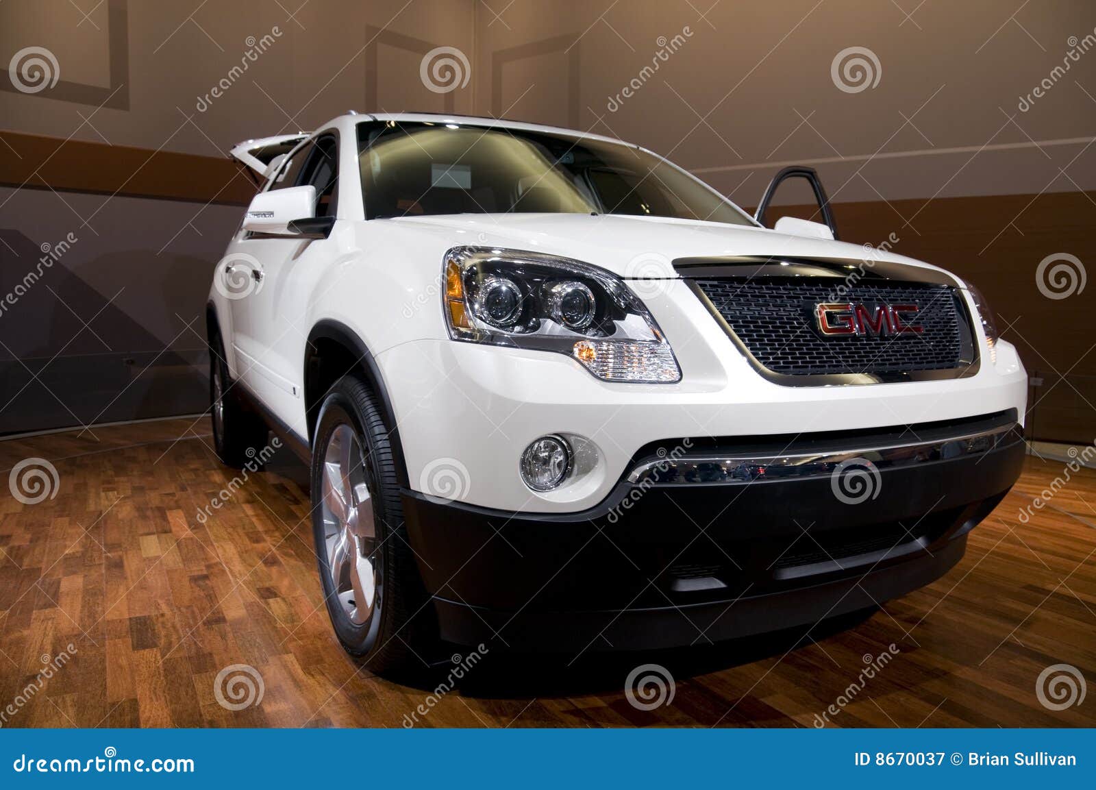 GMC Arcadia editorial photography. Image of white, auto - 8670037